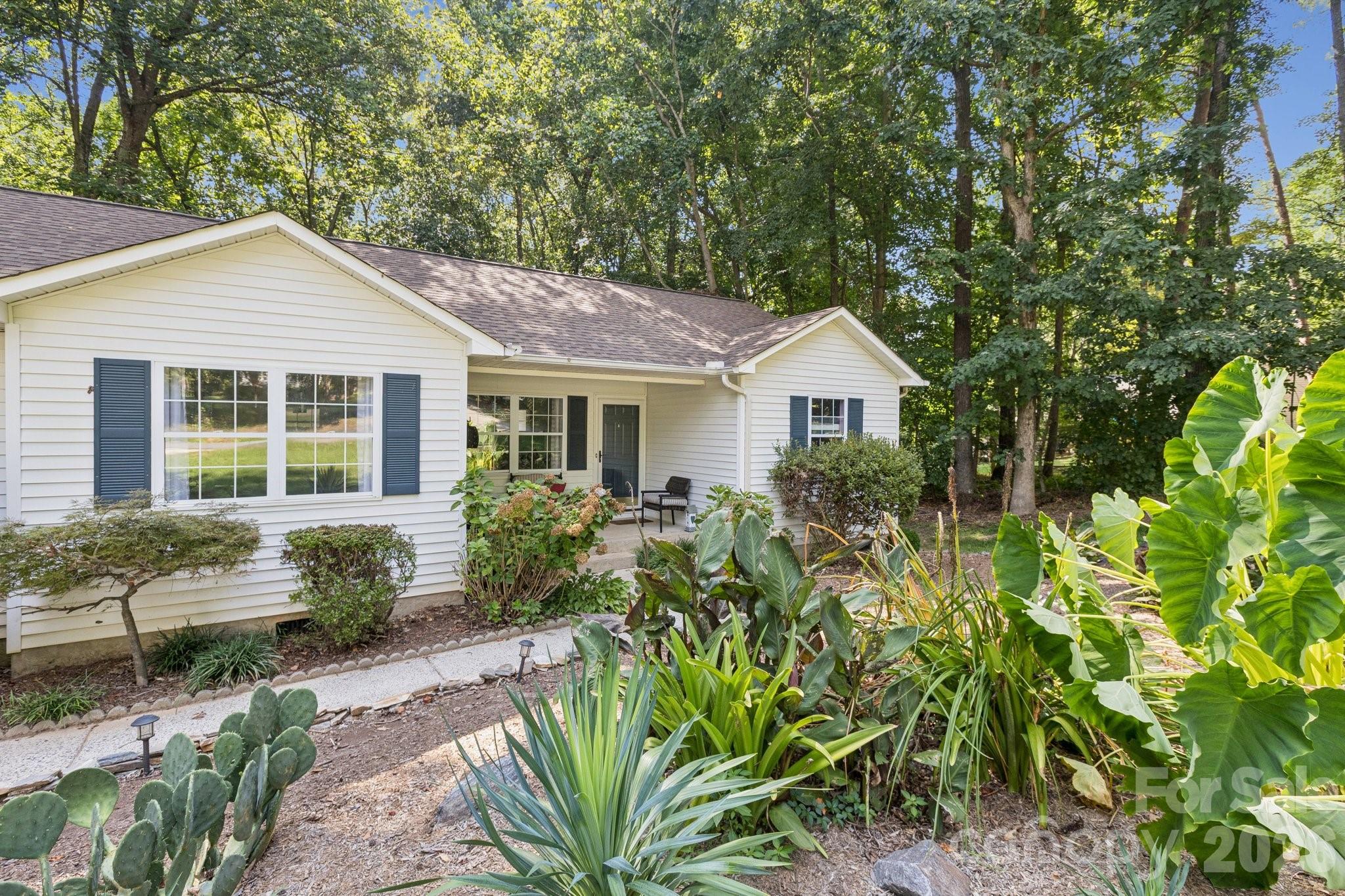 Photo 2 of 125 Mills Forest Lane, Mooresville, NC