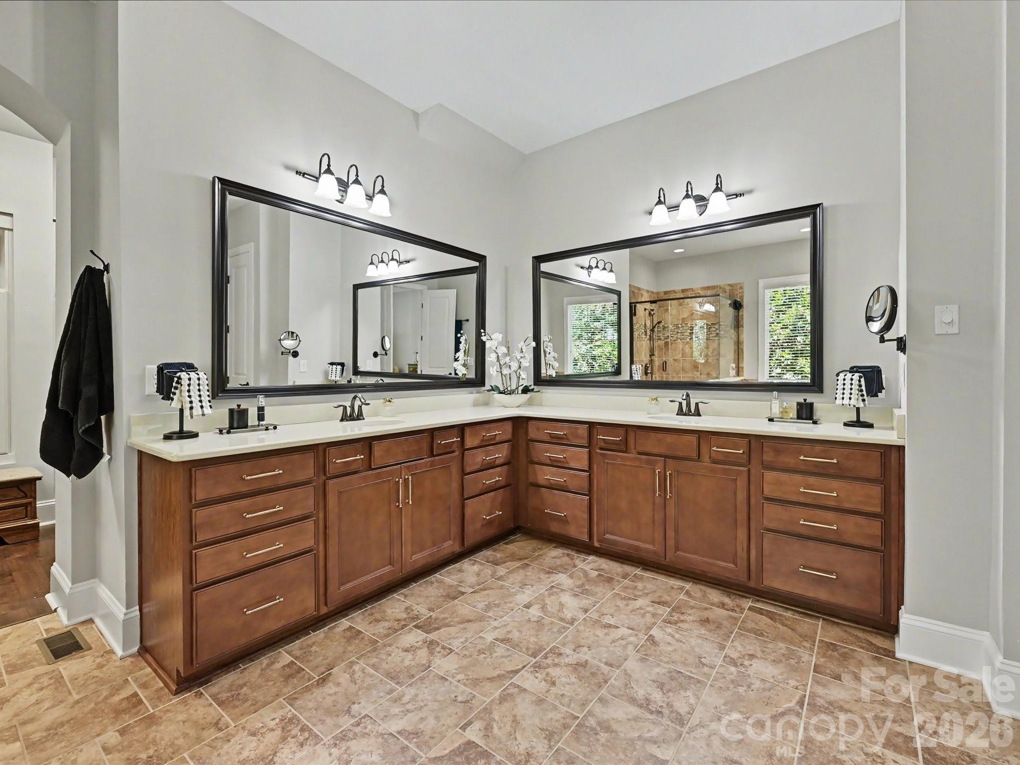 1044 Wessington Manor Lane, Fort Mill, SC - photo 17 of 46