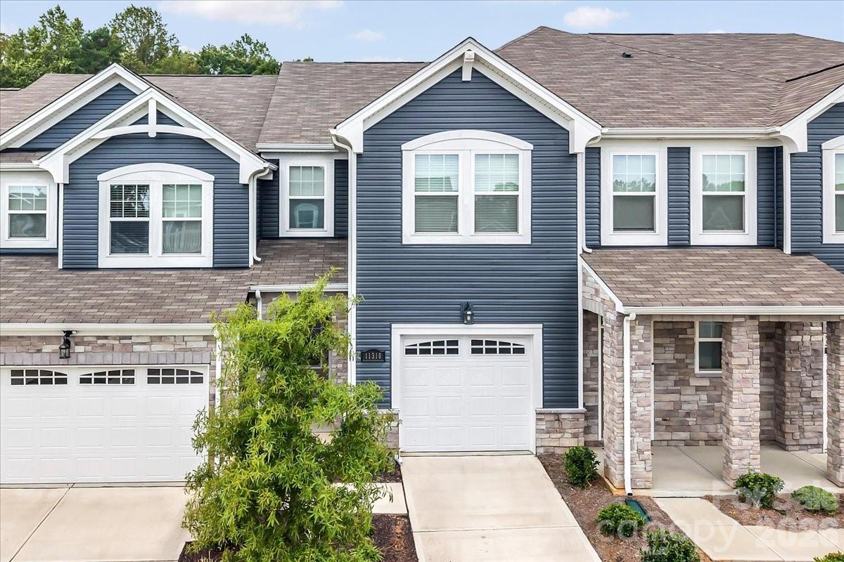 Home for sale at 11310 Bartrams Way, Charlotte, NC — photo 1 of 38