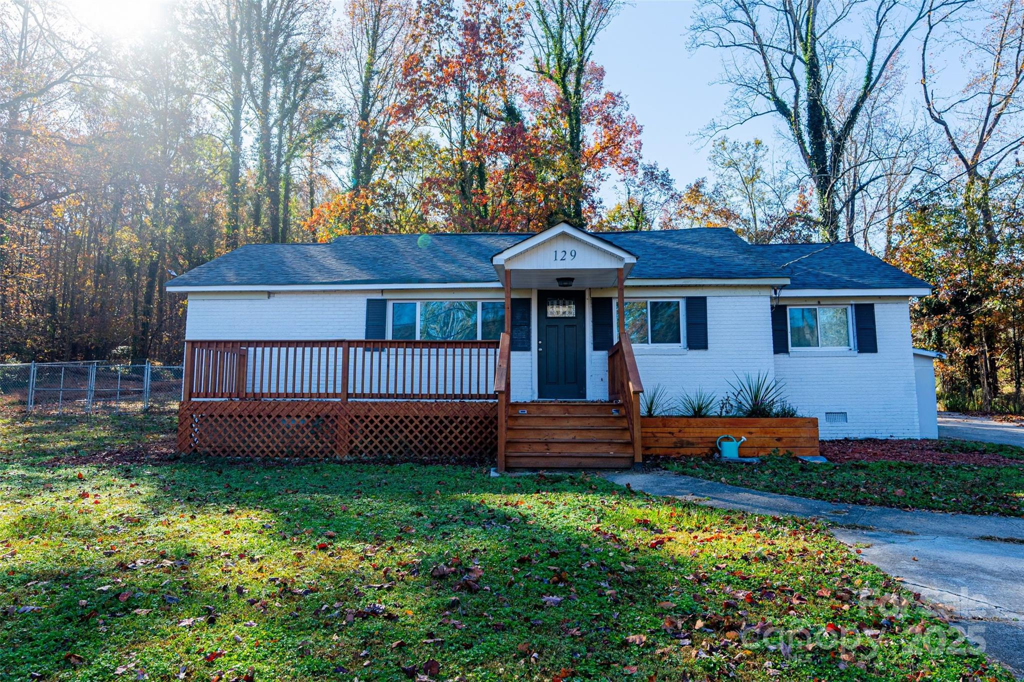 129 Lakeview Drive, Blacksburg, SC - photo 1 of 14