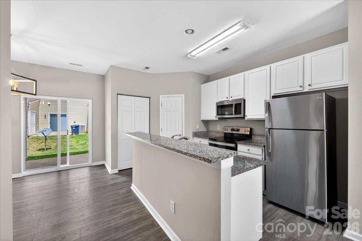 Photo 7 of 8619 Wandering Creek Way, Charlotte, NC