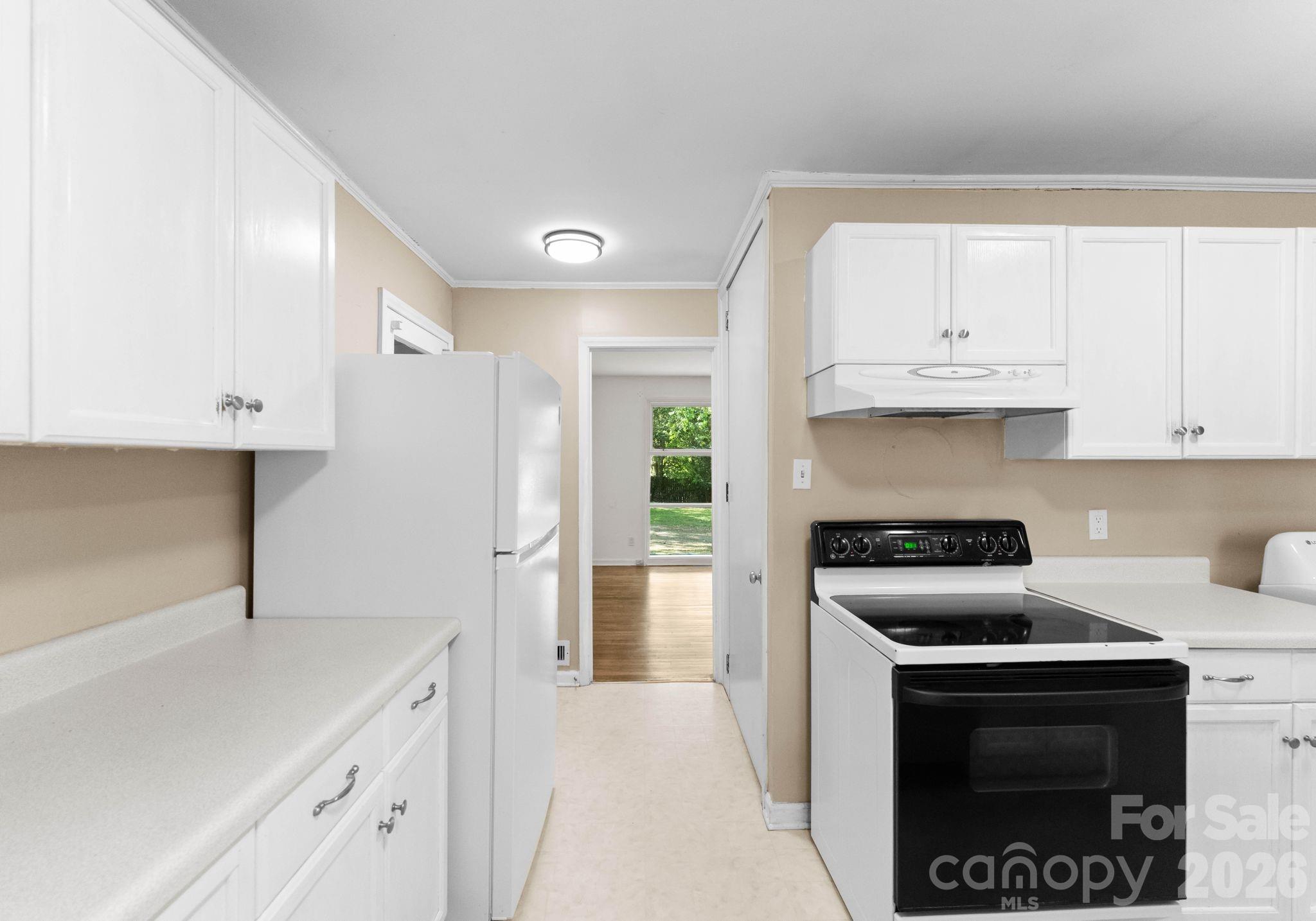1136 E Woodlawn Road, Charlotte, NC - photo 5 of 48