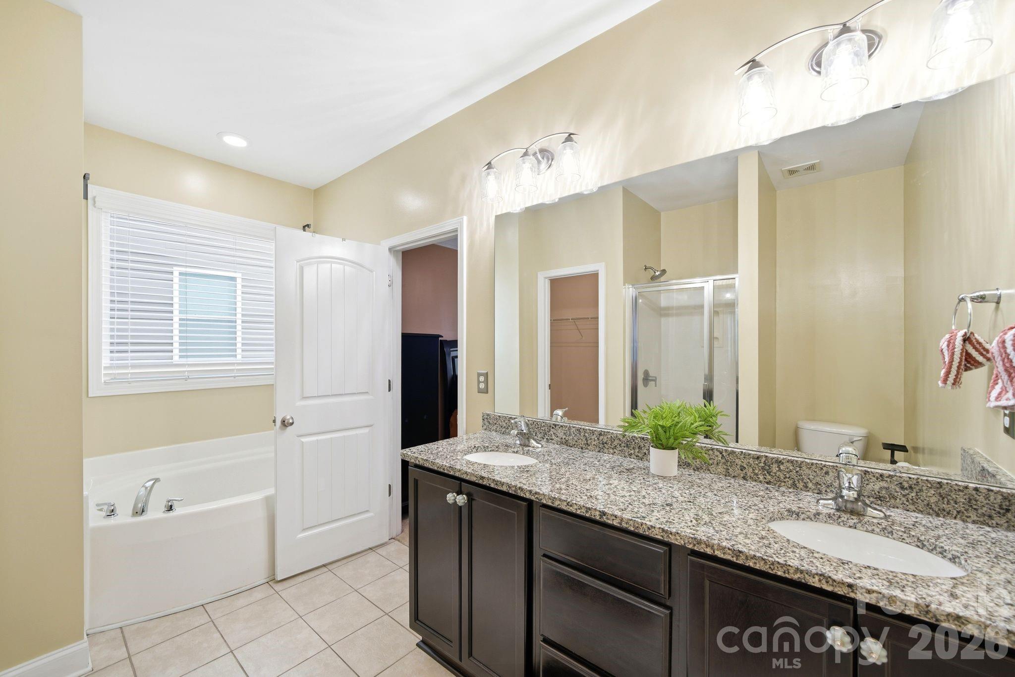 Photo 12 of 423 Knothole Lane, Charlotte, NC