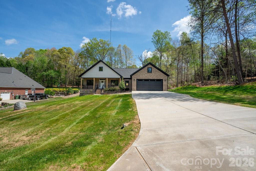 145 Creekwood Drive, Dallas, NC