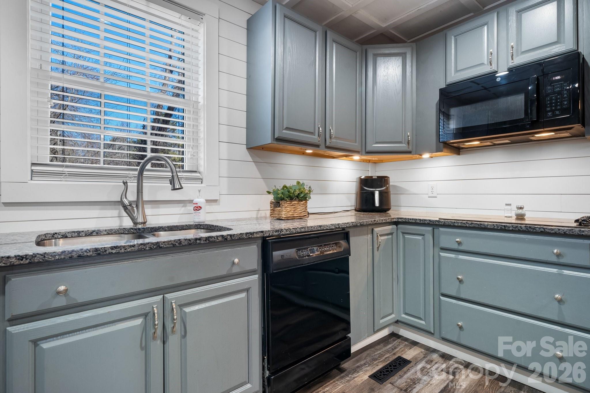 845 Linville Road, Mount Airy, NC - photo 11 of 30