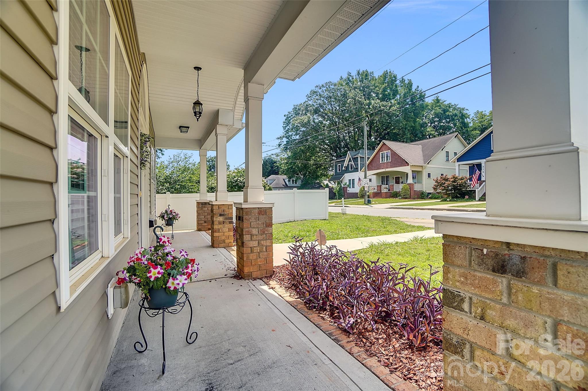 Home for sale at 309 Mill Road, Charlotte, NC — photo 11 of 46