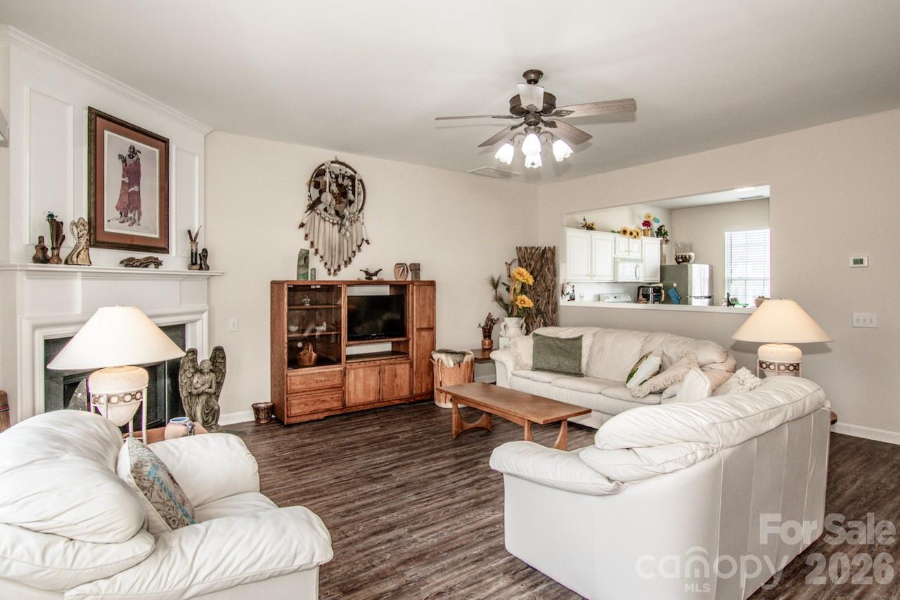 Photo 4 of 3233 Mannington Drive, Charlotte, NC