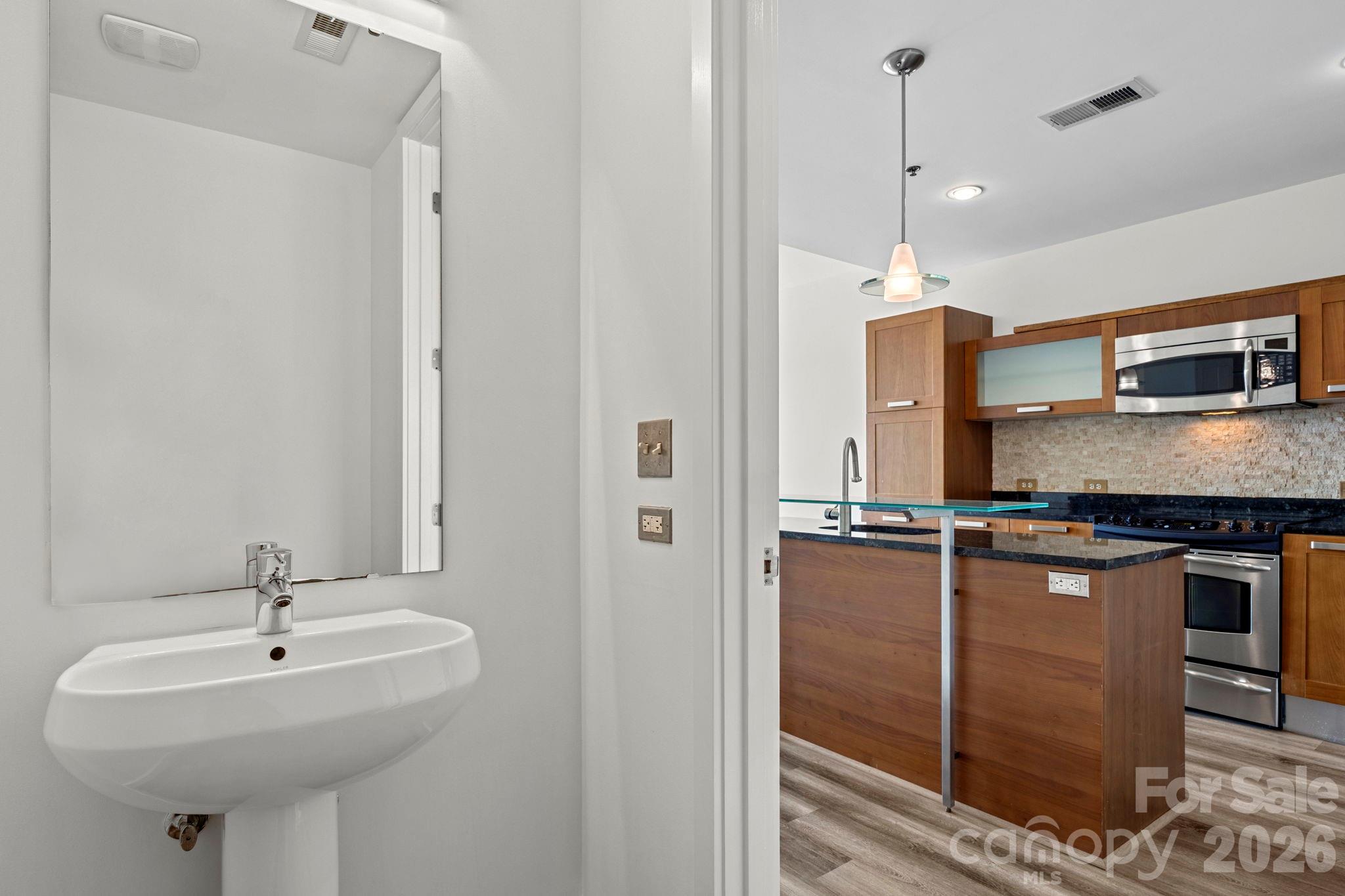 Photo 11 of 1133 Metropolitan Avenue619, Charlotte, NC