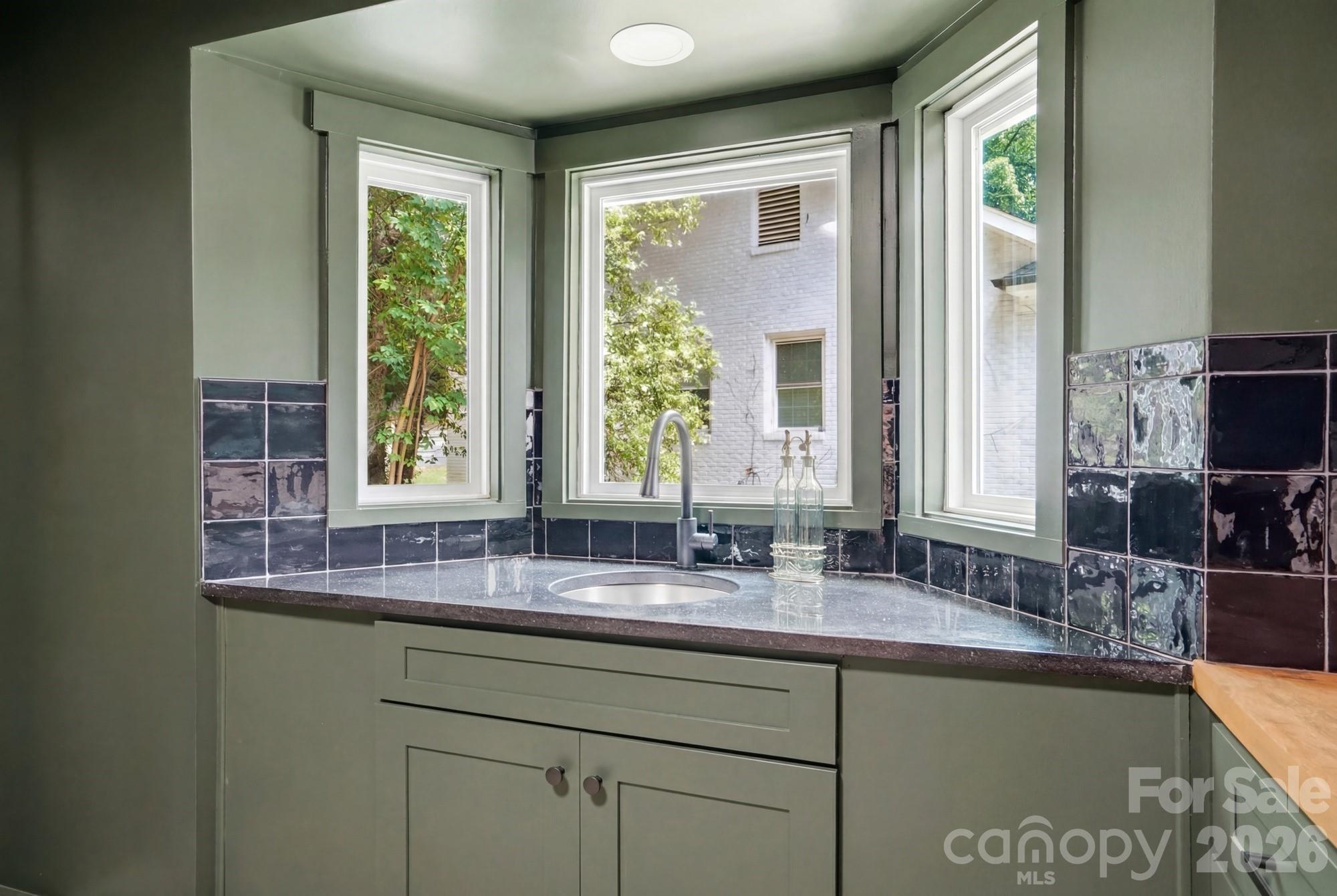 Photo 16 of 3800 Lovett Circle, Charlotte, NC