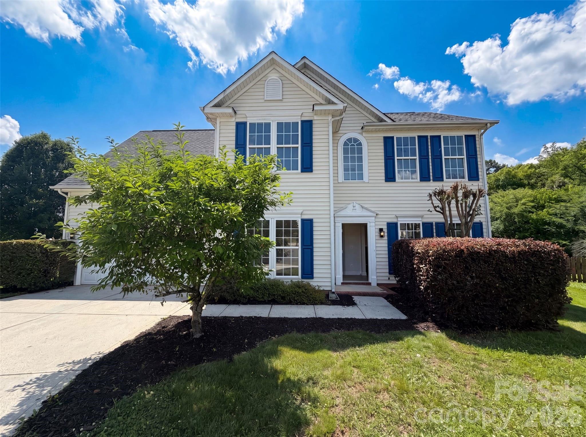 Home for sale at 11805 Guildhall Lane, Charlotte, NC — photo 1 of 23