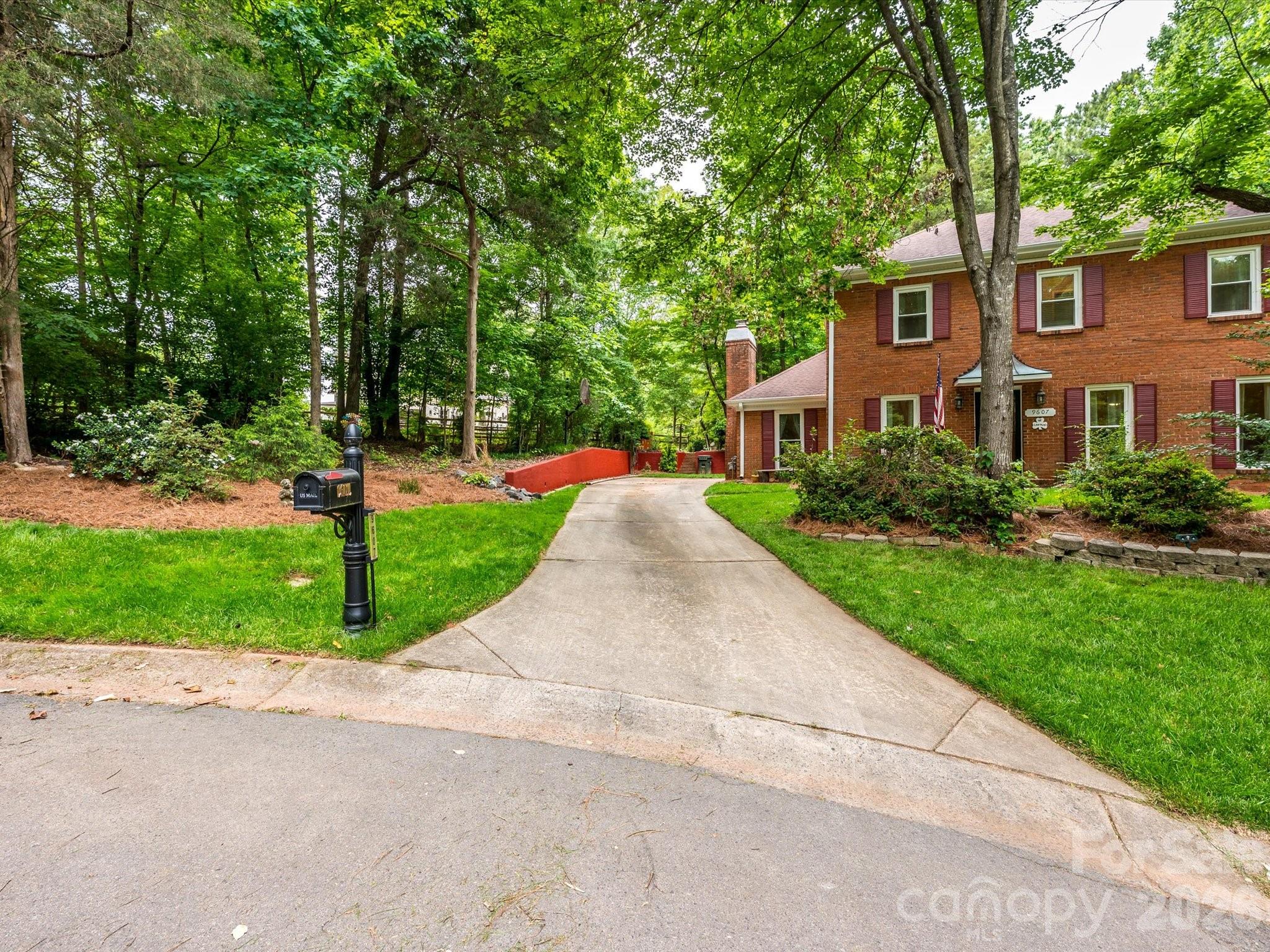 9607 Riddick Place, Matthews, NC - photo 2 of 40