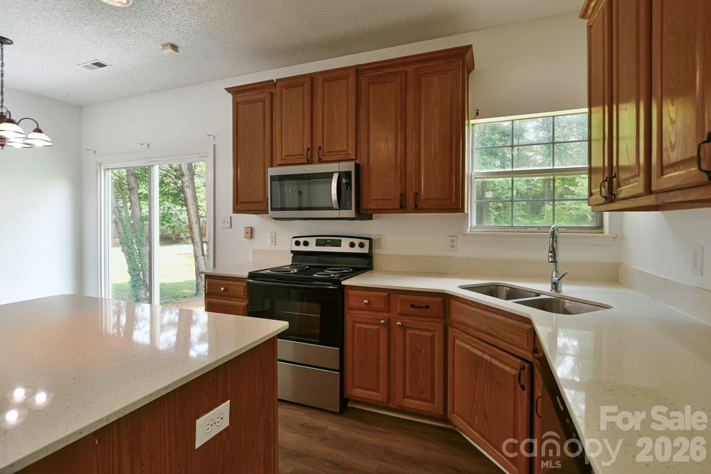 Home for sale at 8406 Bedford Green Lane, Charlotte, NC — photo 8 of 23
