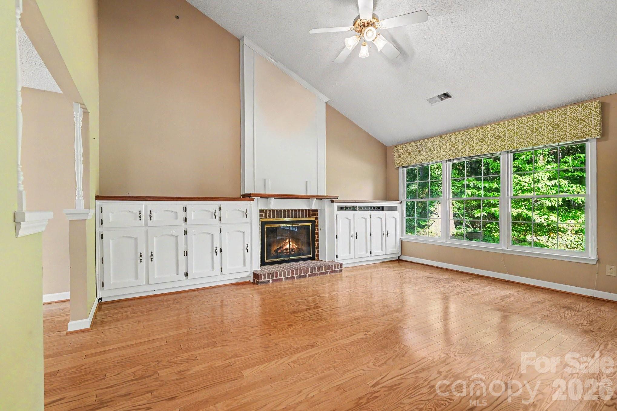 Photo 4 of 3032 Oakcroft Drive, Matthews, NC