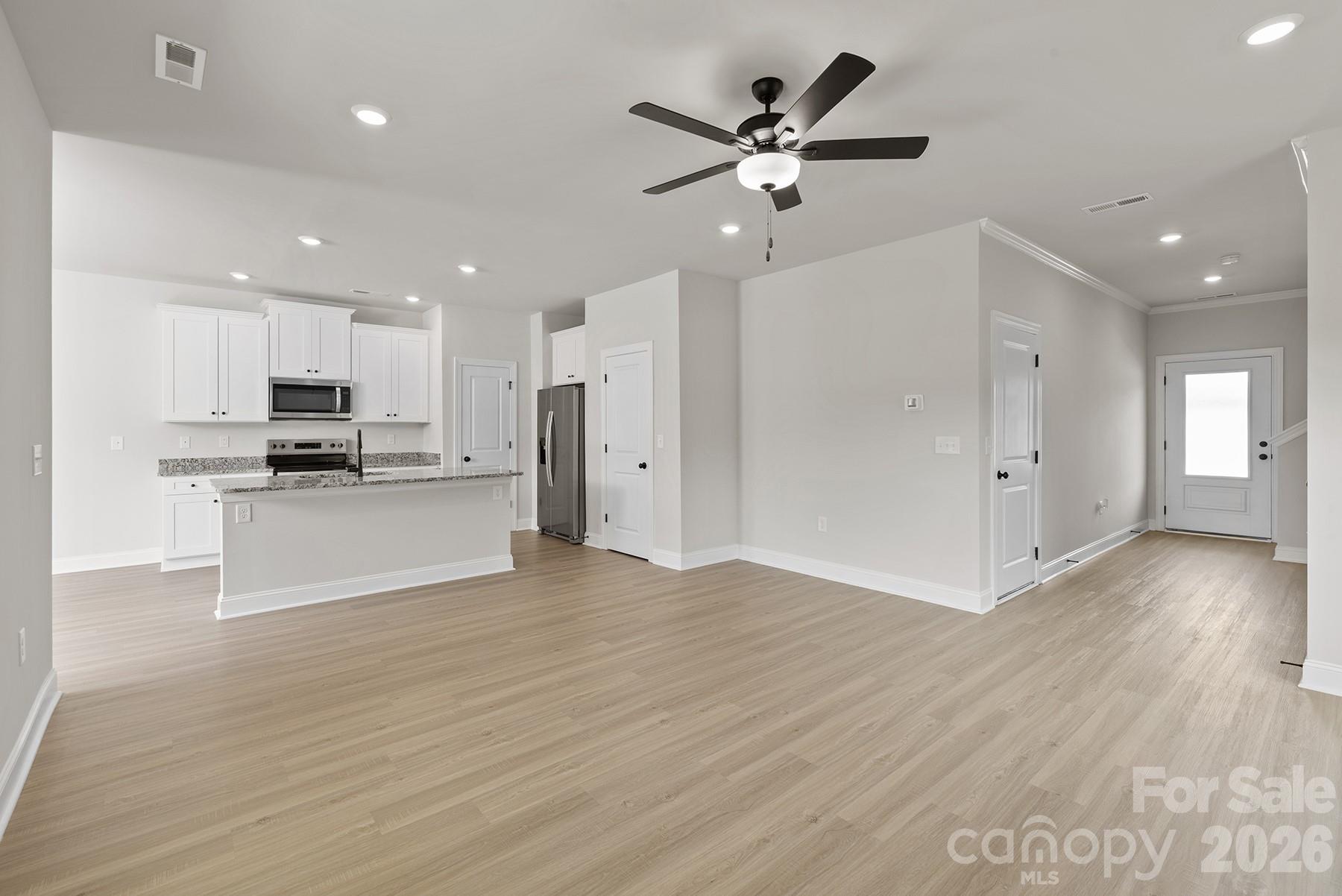 Photo 3 of 6521 Fairford Drive, Charlotte, NC