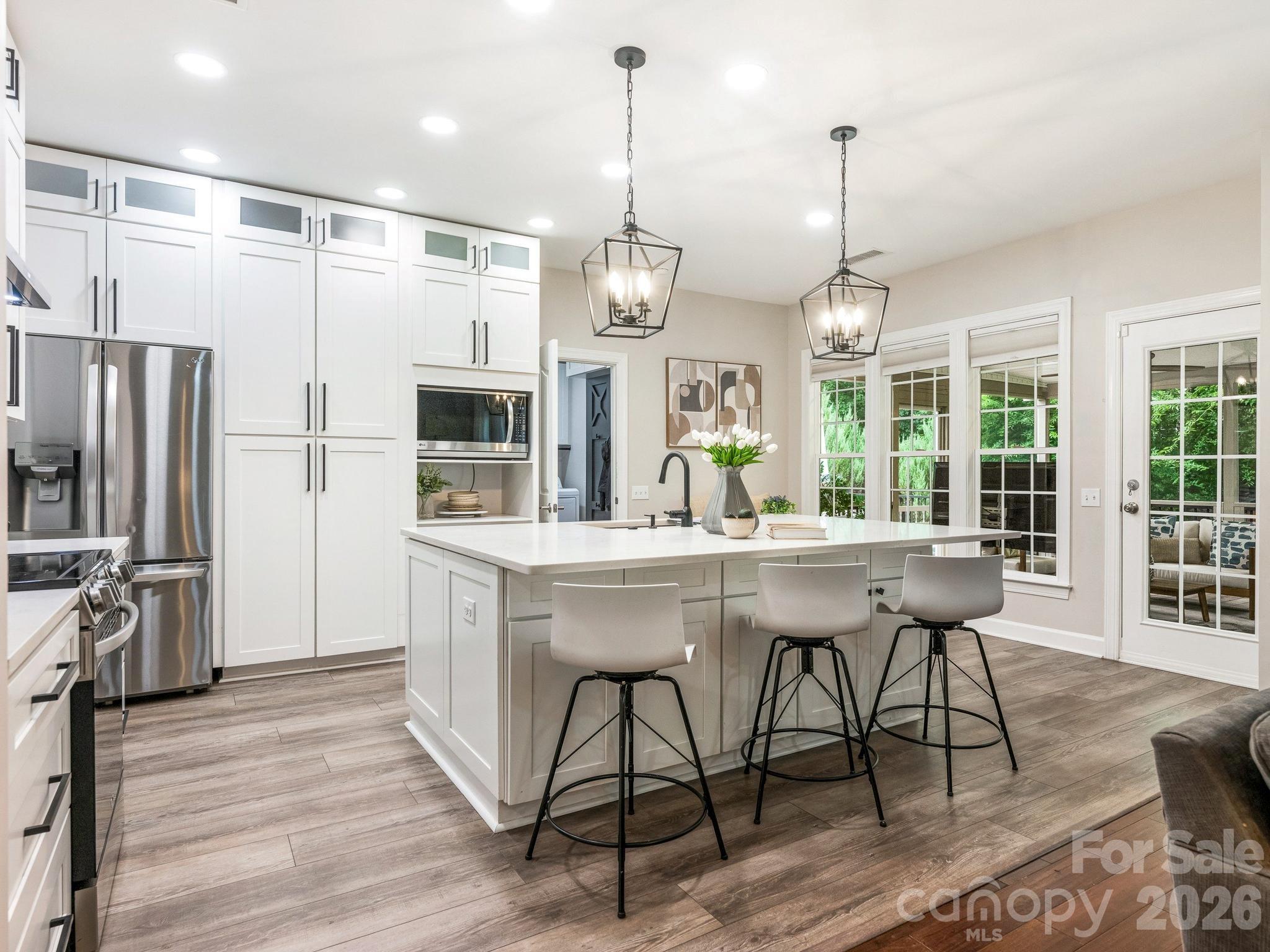 Photo 8 of 6807 Guinevere Drive, Charlotte, NC