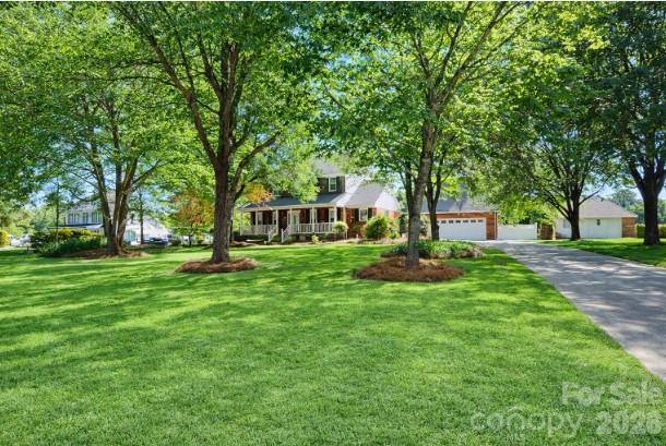 8225 Kensington Lane, Harrisburg, NC - photo 2 of 27