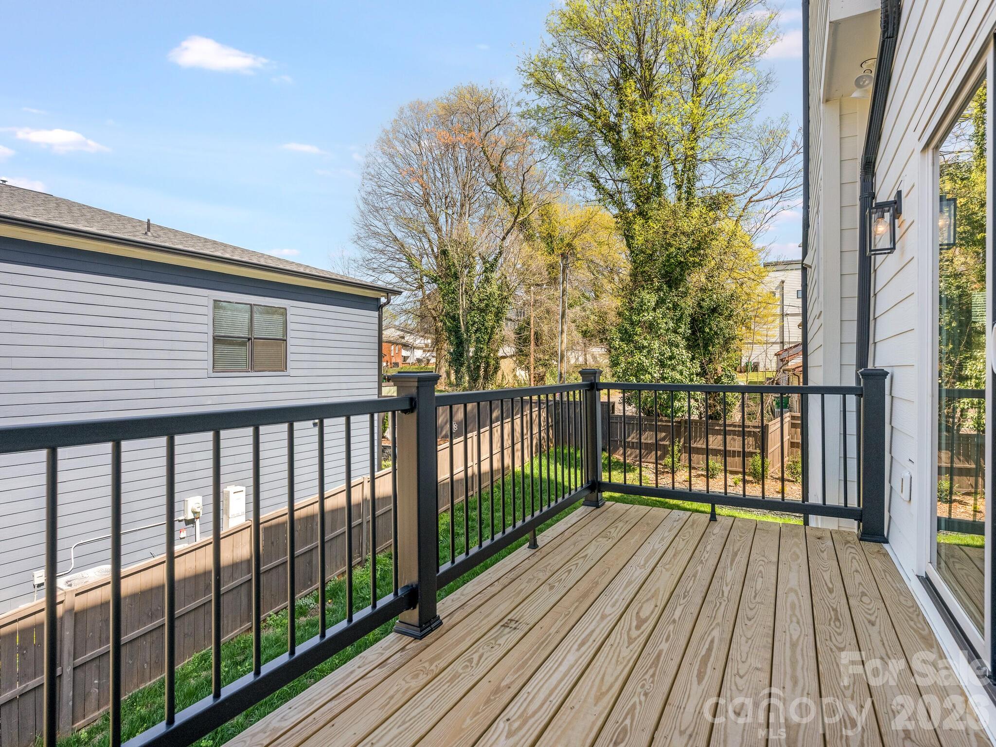 129 French StreetA, Charlotte, NC - photo 16 of 37