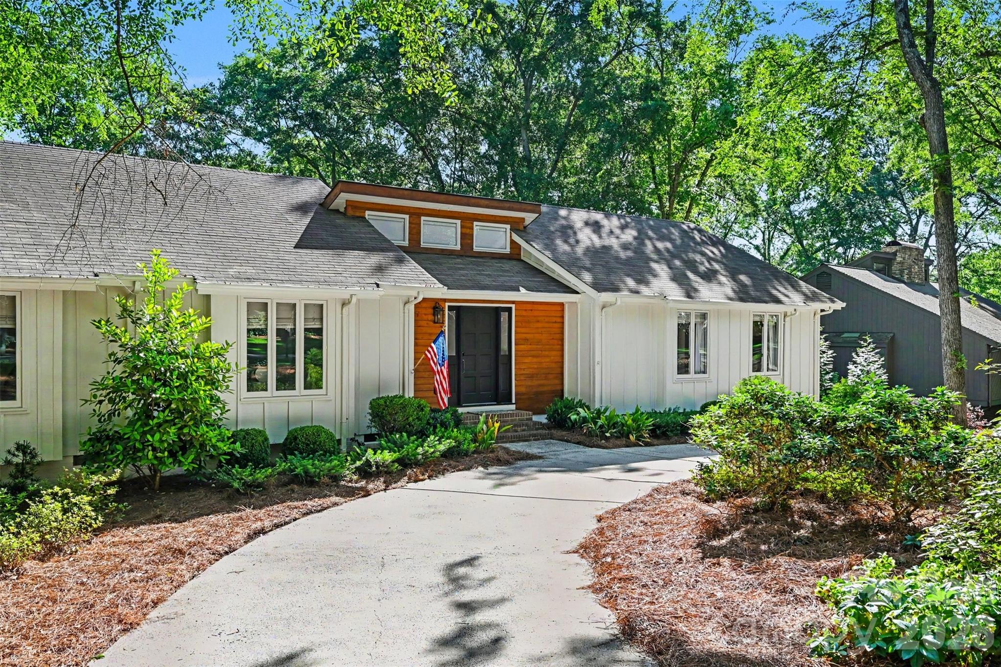 Photo 2 of 5500 Mcalpine Farm Road, Charlotte, NC