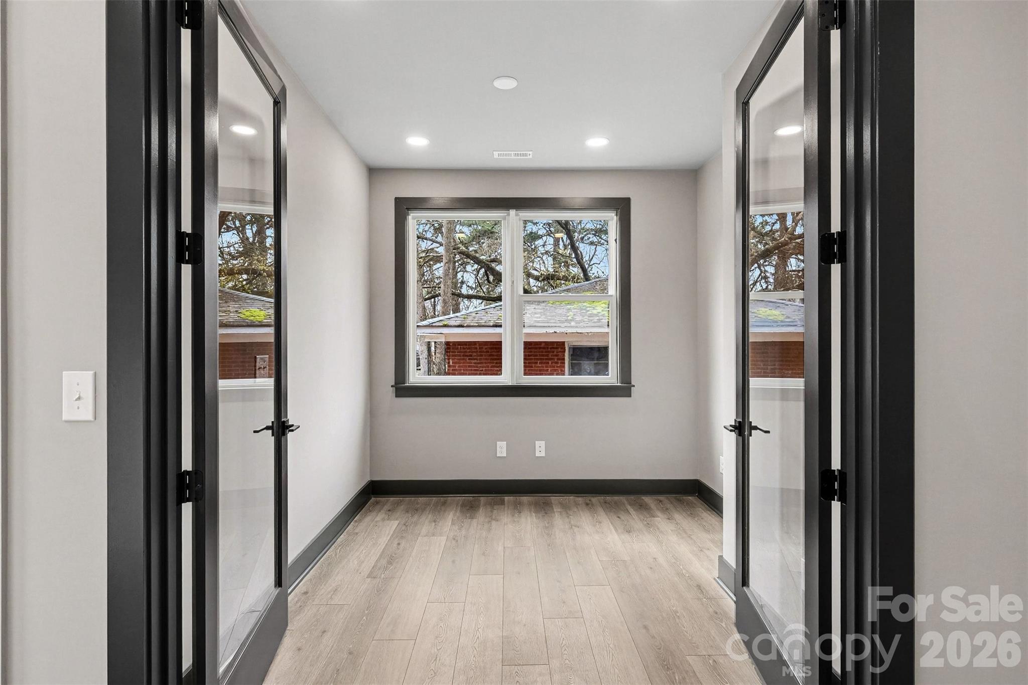 2418 Crestview Drive, Charlotte, NC - photo 8 of 41