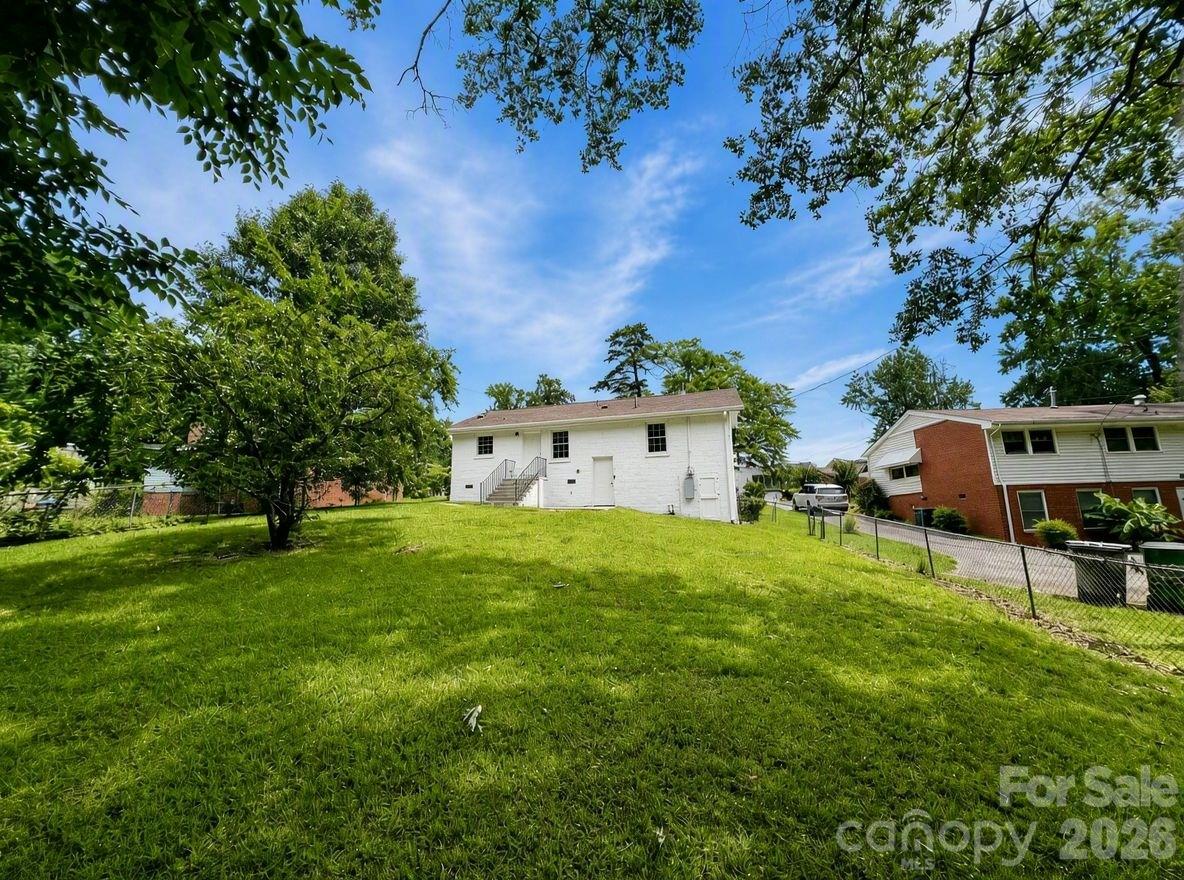 Photo 26 of 1423 Chelveston Drive, Charlotte, NC