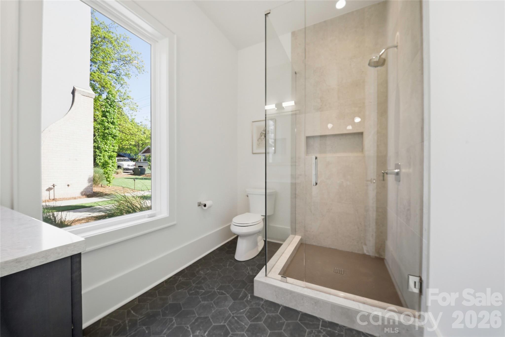Photo 18 of 719 Charles Avenue, Charlotte, NC