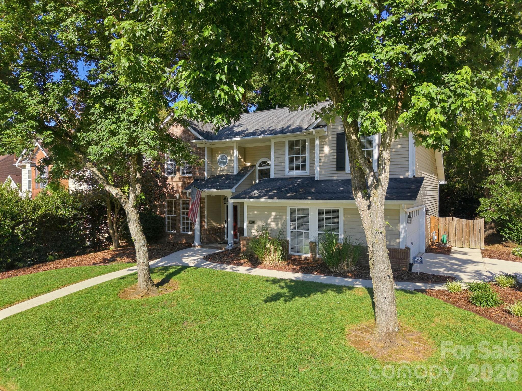Photo 3 of 10900 Owl Nest Lane, Charlotte, NC