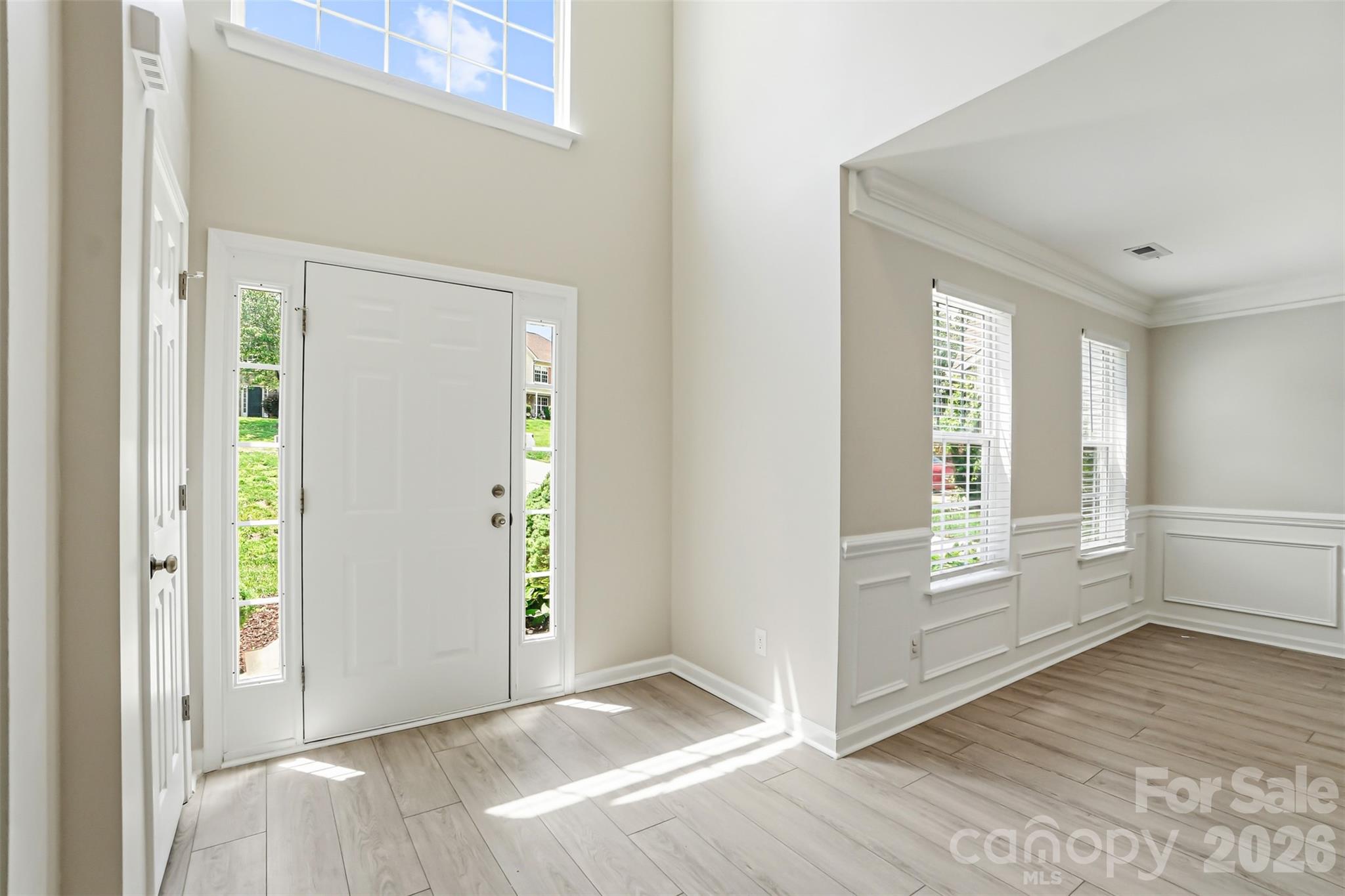 Photo 3 of 5012 Eagle Creek Drive, Charlotte, NC
