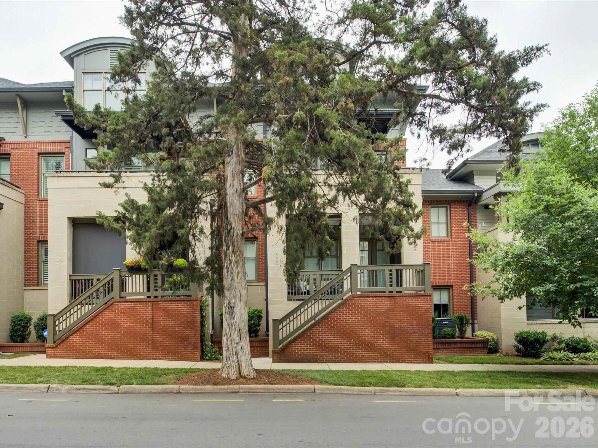 Home for sale at 335 E Tremont Avenue, Charlotte, NC — photo 1 of 41
