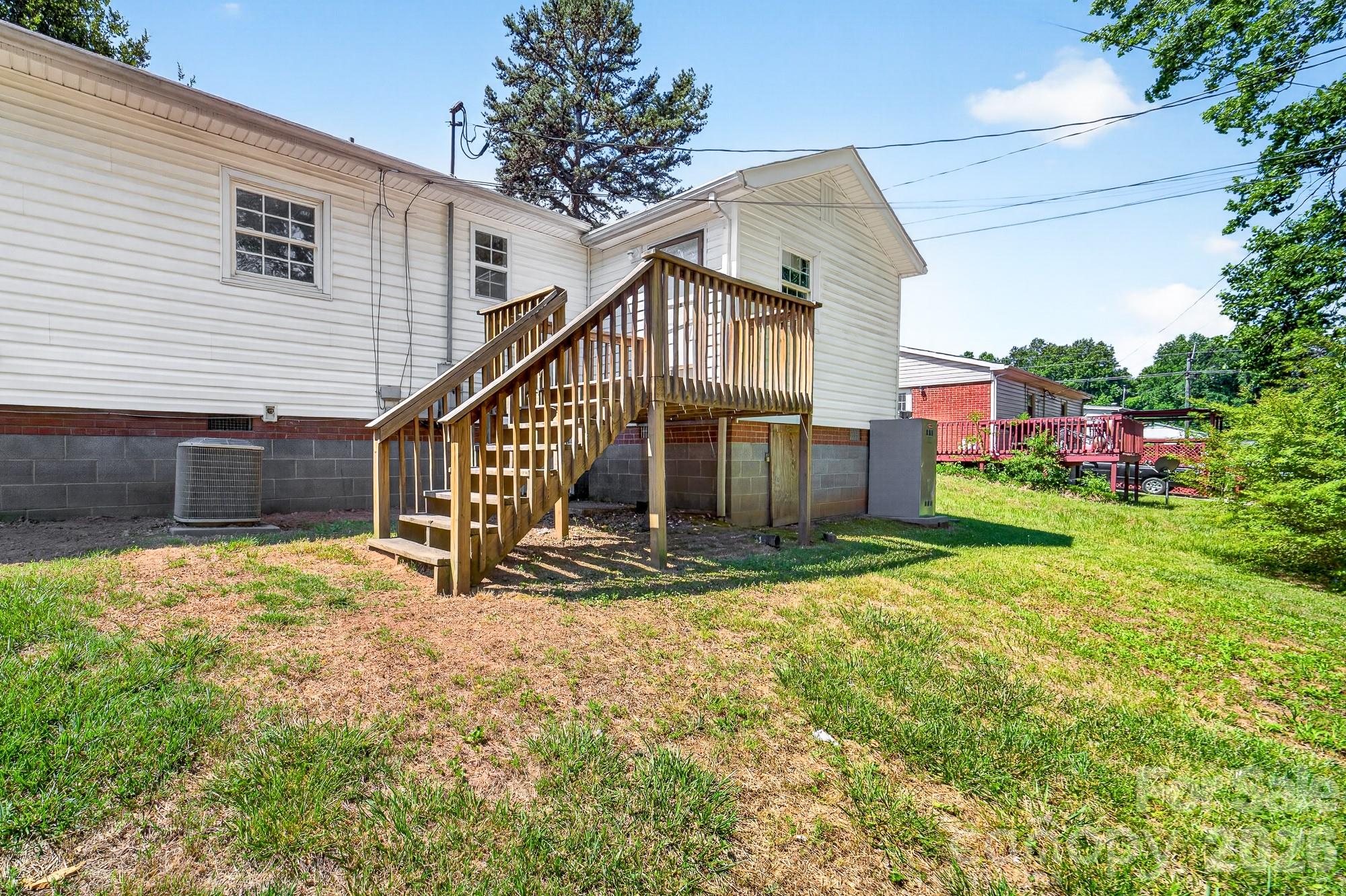 402 Wooddale Drive, Dallas, NC - photo 8 of 27