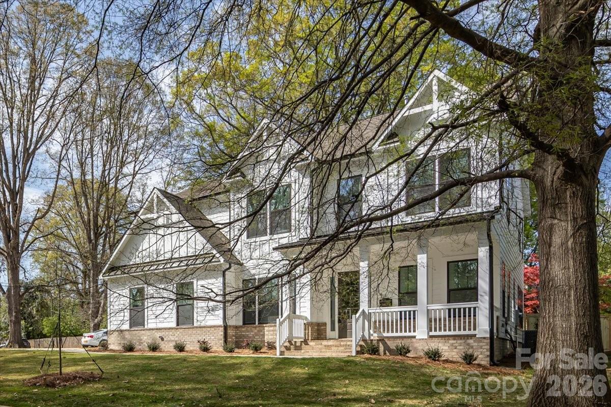 1607 Chippendale Road, Charlotte, NC - photo 2 of 49