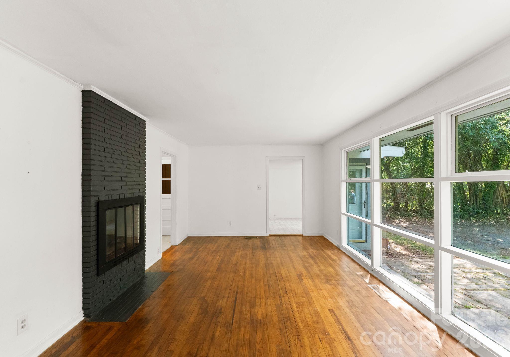 1136 E Woodlawn Road, Charlotte, NC - photo 19 of 48