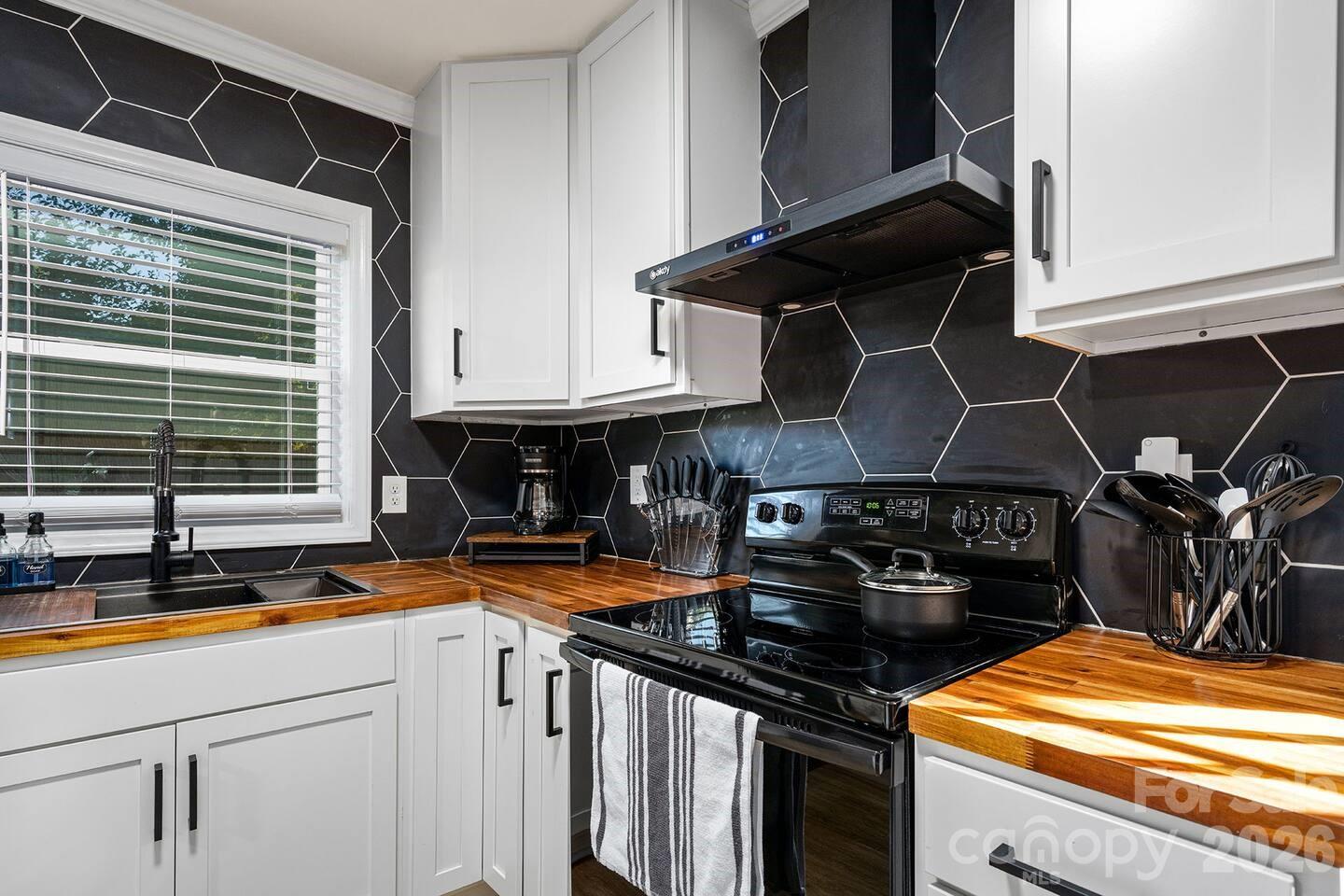 Photo 11 of 2601 Ashley Road, Charlotte, NC