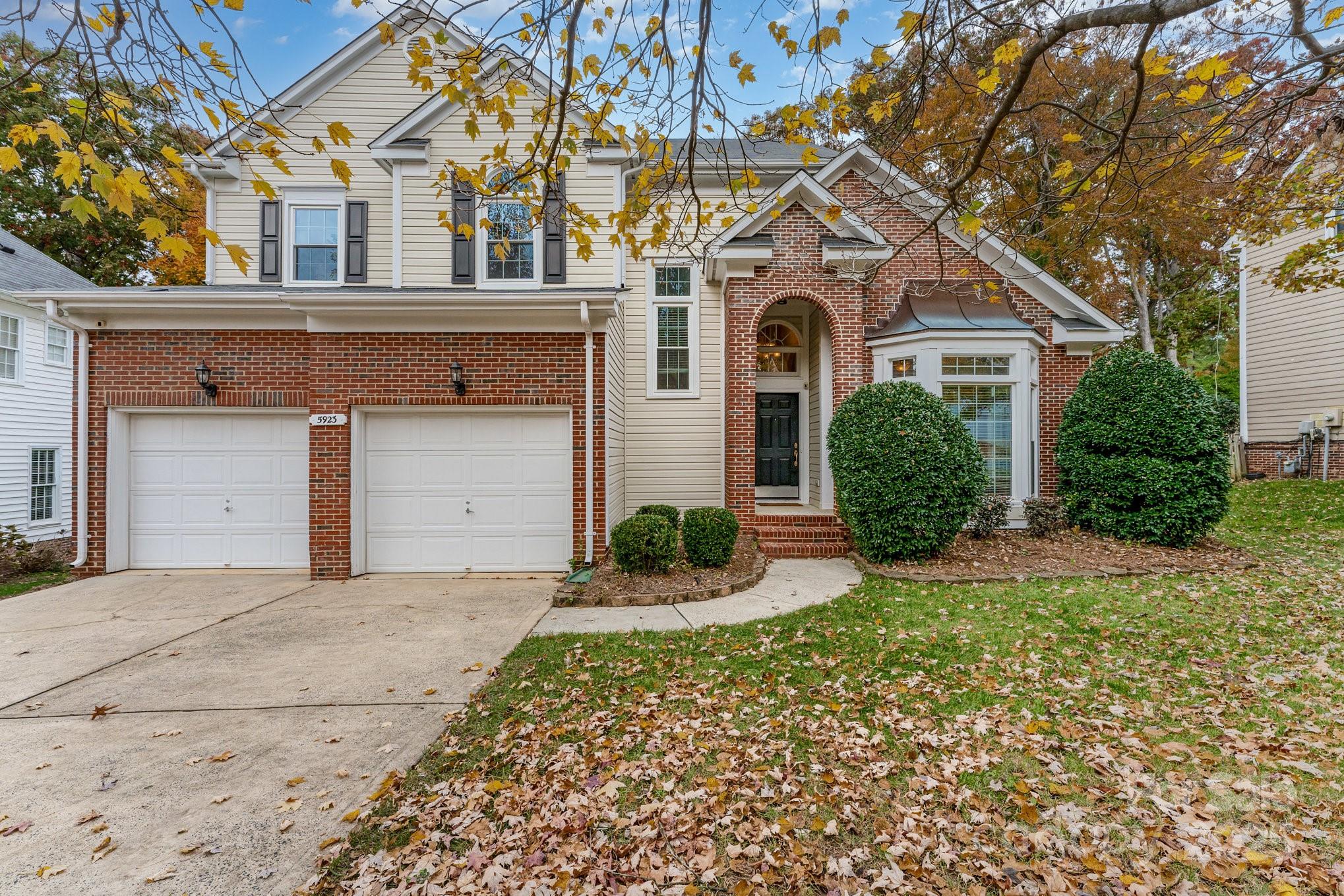 Photo 4 of 5923 Swanston Drive, Charlotte, NC