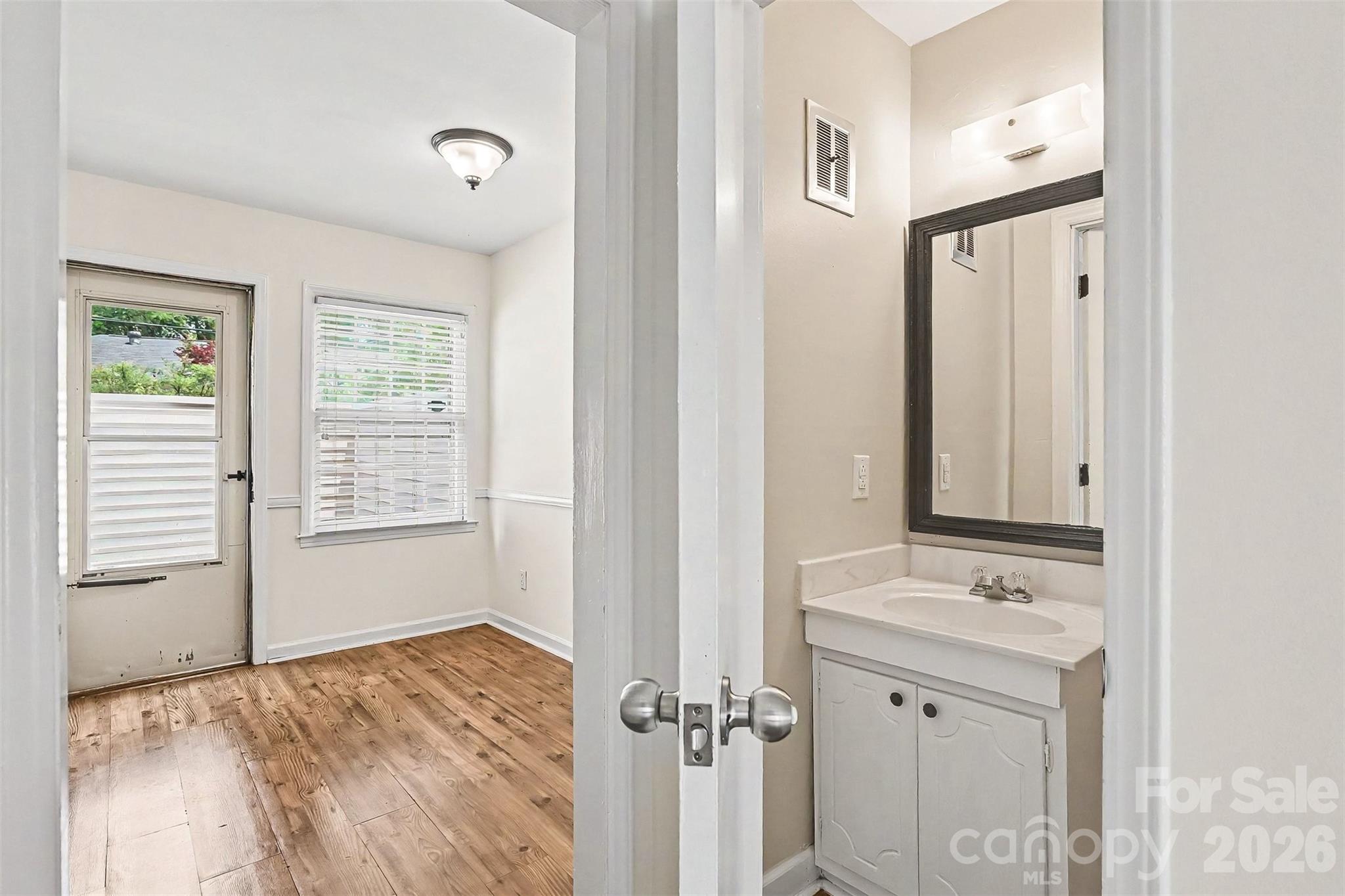 Photo 16 of 3720 Park RoadL, Charlotte, NC