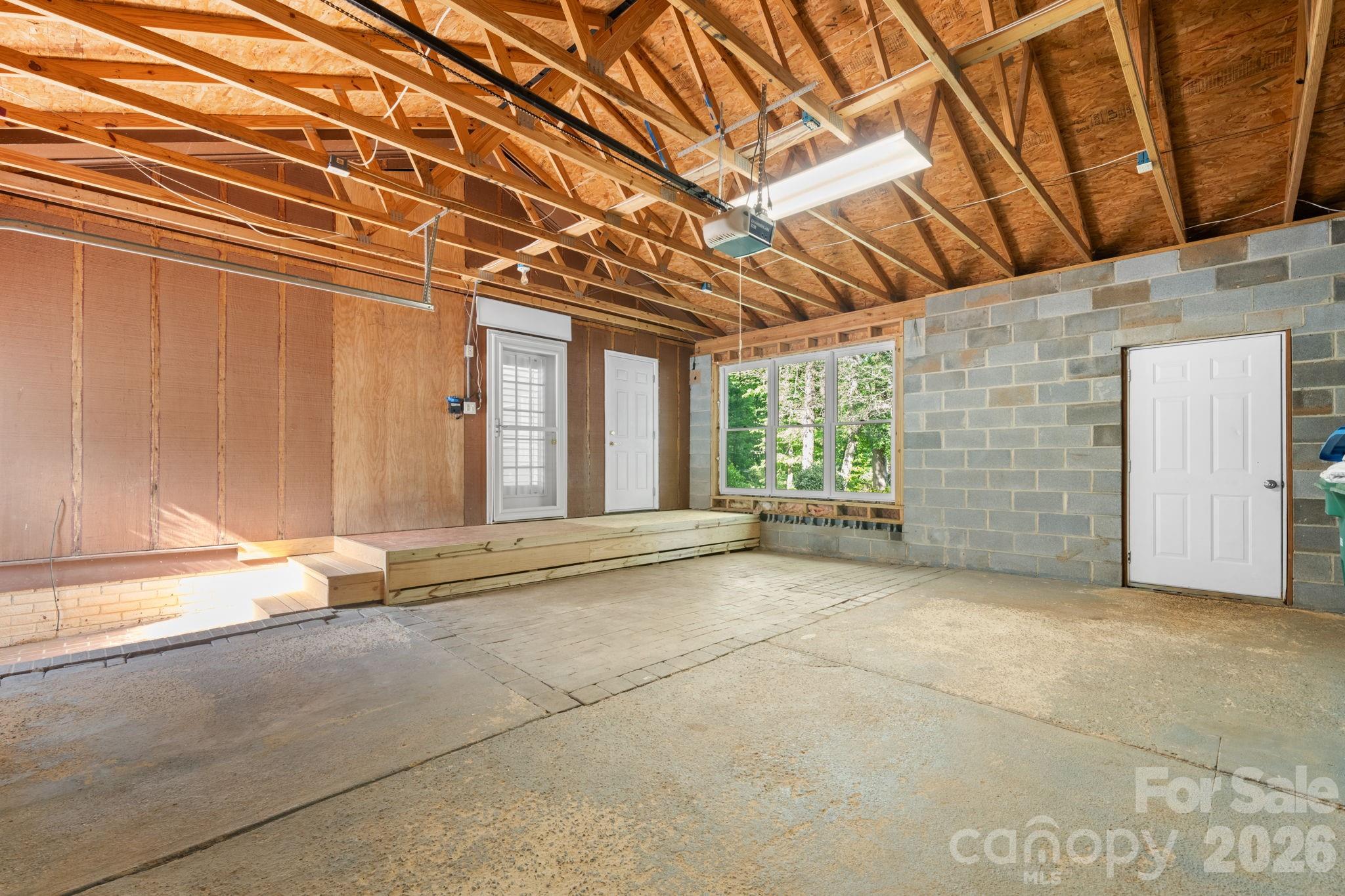14214 Honeysuckle Ridge Drive, Matthews, NC - photo 28 of 47