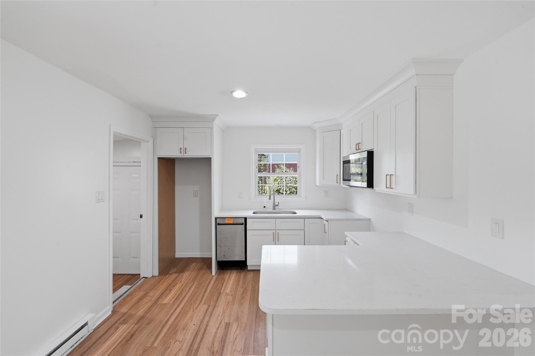 Photo 11 of 5906 Whitingham Drive, Charlotte, NC