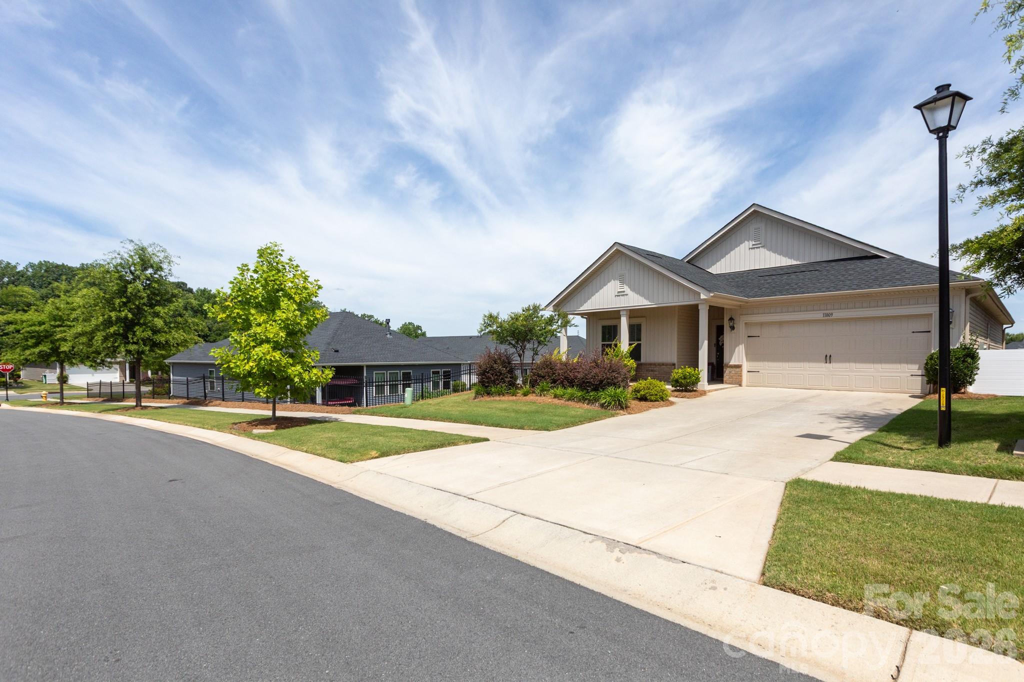 Home for sale at 11809 Red Leaf Drive, Charlotte, NC — photo 2 of 45