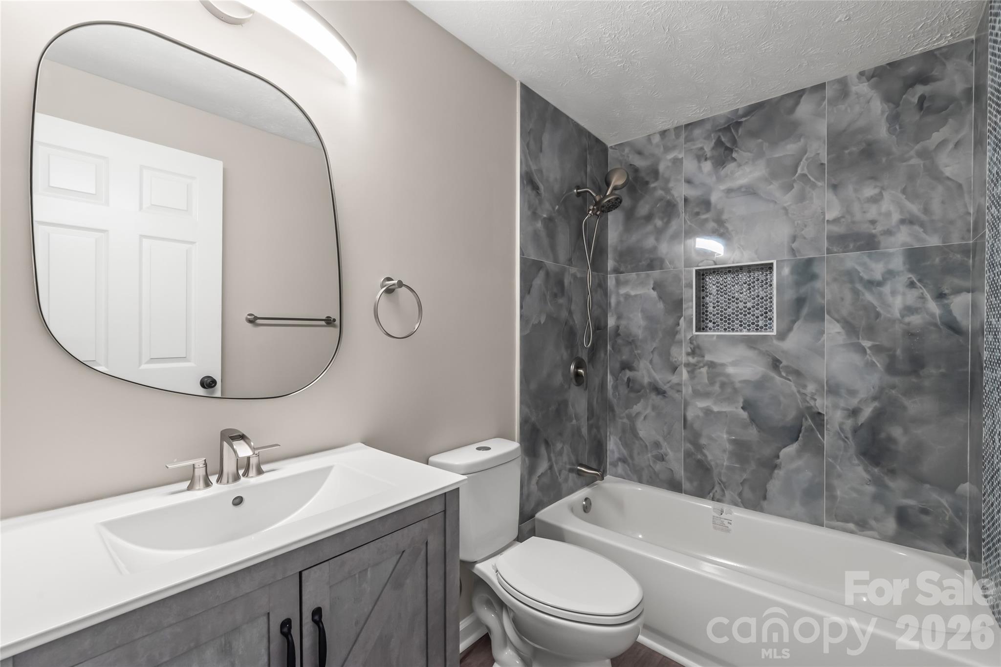 Photo 19 of 1221 Scaleybark RoadF, Charlotte, NC
