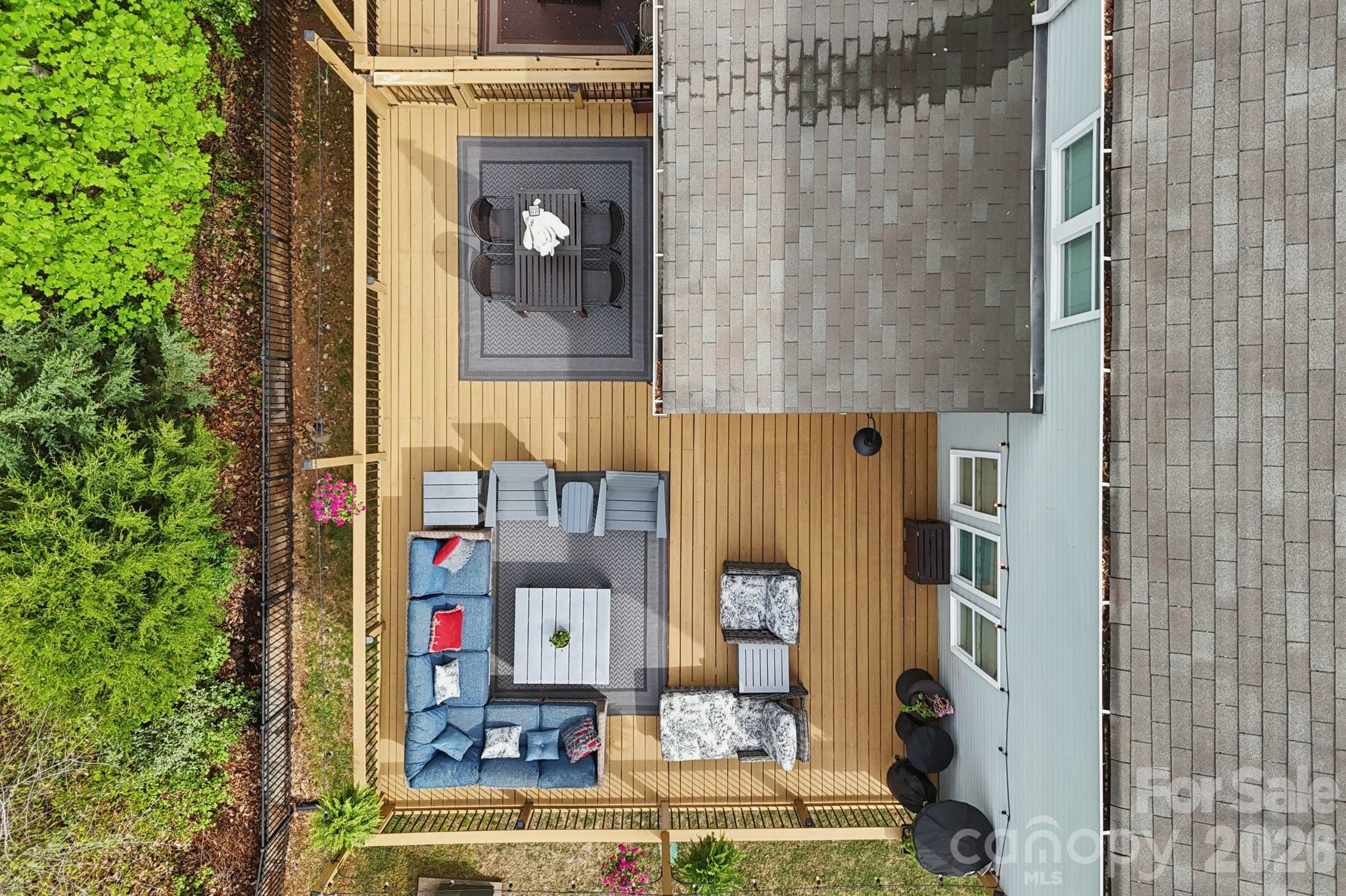 Photo 2 of 4818 Fonthill Lane, Charlotte, NC