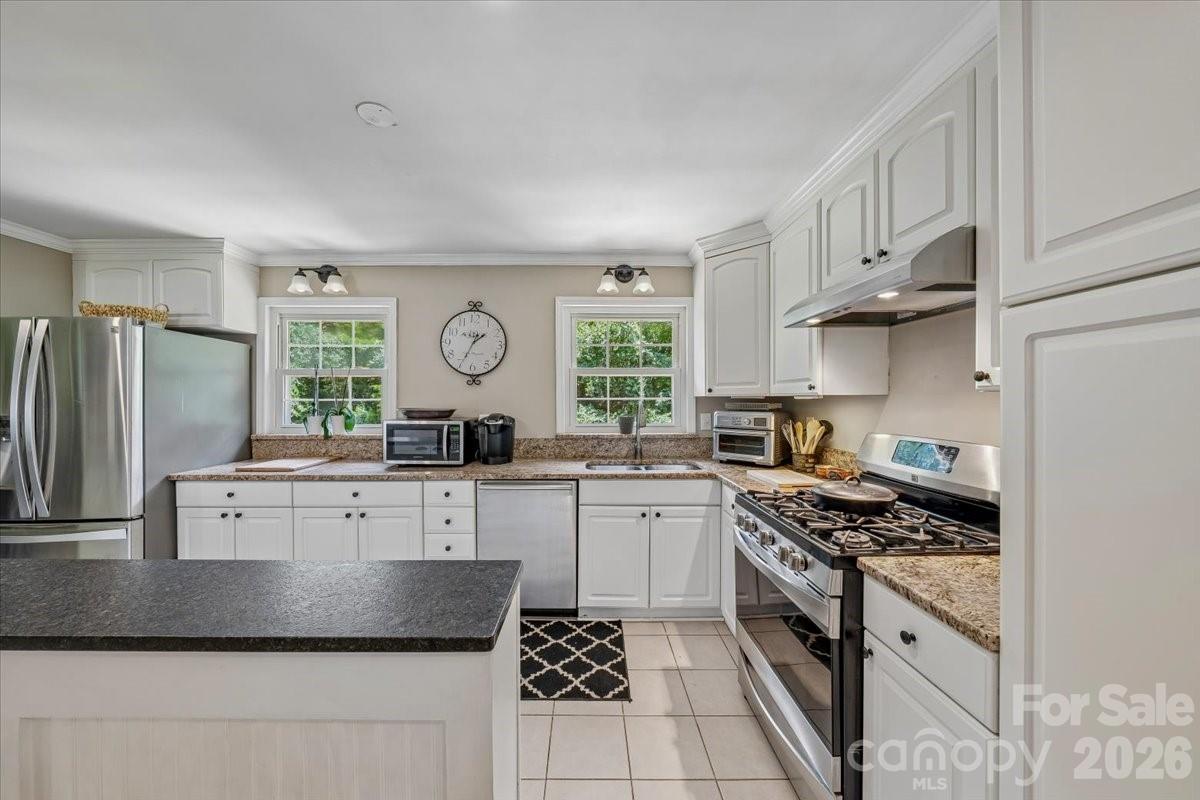 Home for sale at 1135 Blueberry Lane, Charlotte, NC — photo 13 of 48