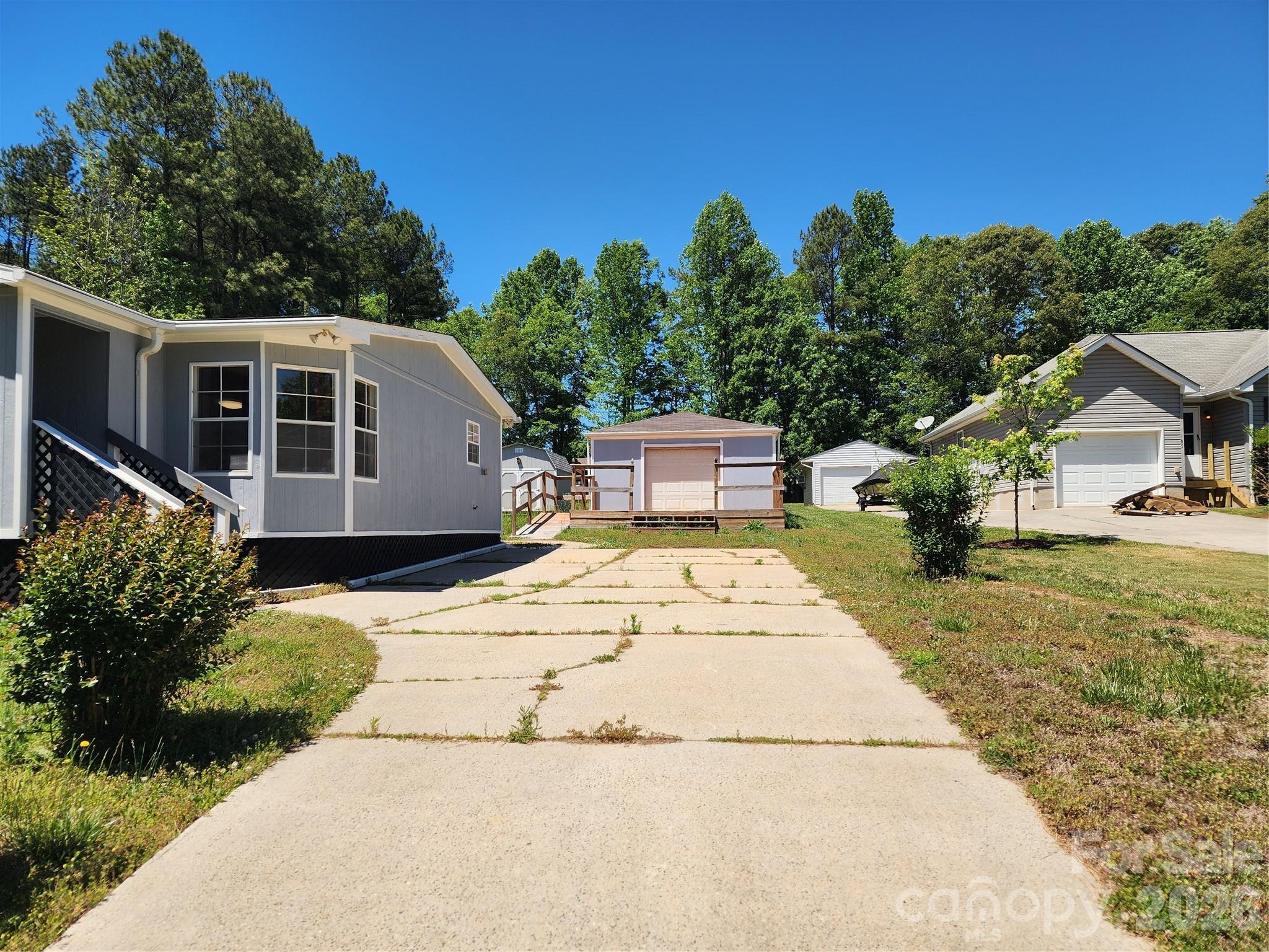 Photo 4 of 189 Brook Creek Drive, Troutman, NC