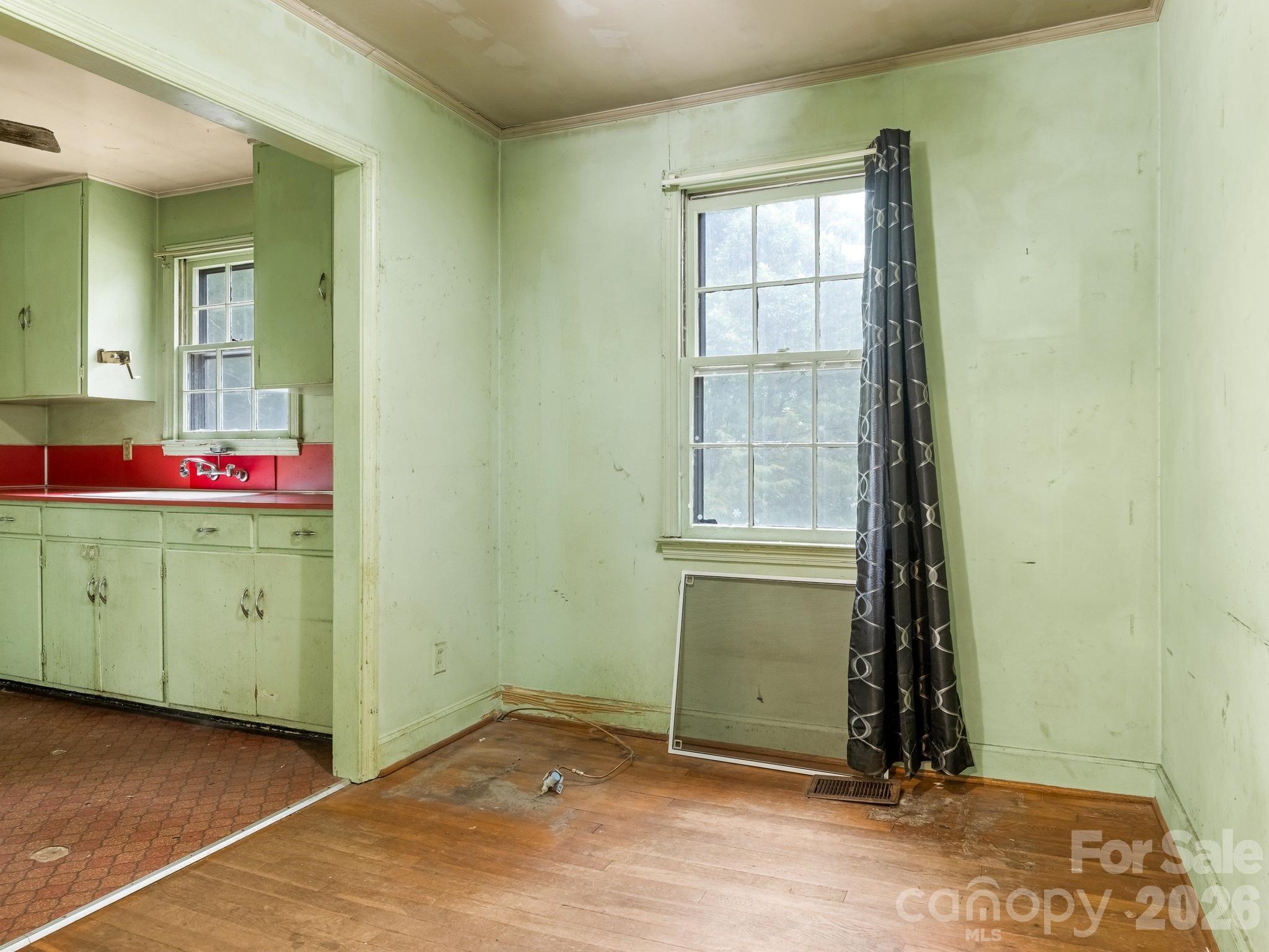 Photo 5 of 1525 Herrin Avenue, Charlotte, NC