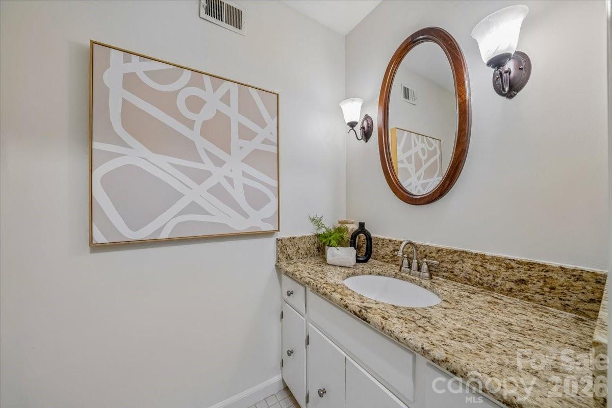 Photo 16 of 1024 Court Drive, Charlotte, NC