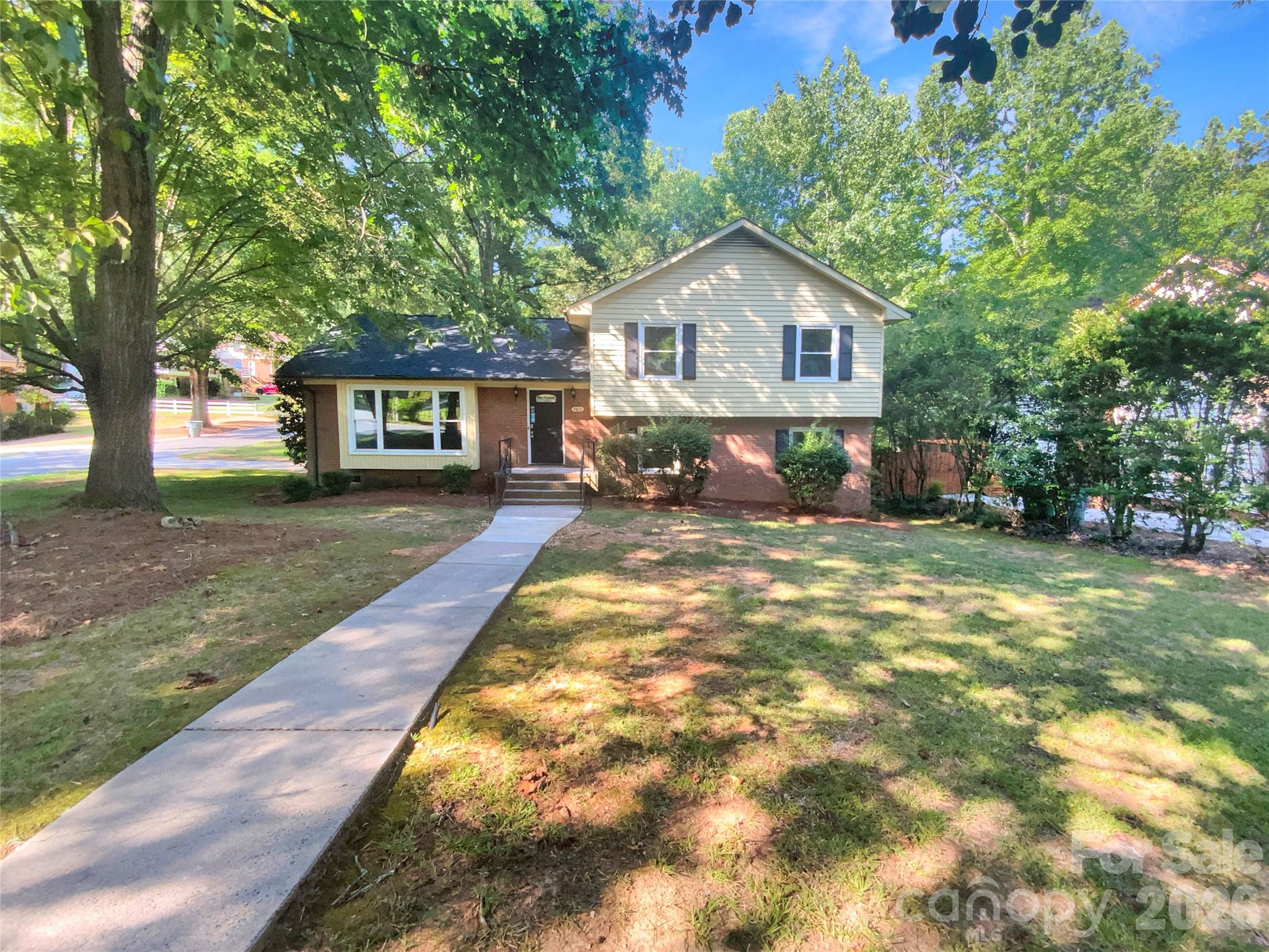 Home for sale at 7401 Limerick Drive, Charlotte, NC — photo 1 of 16