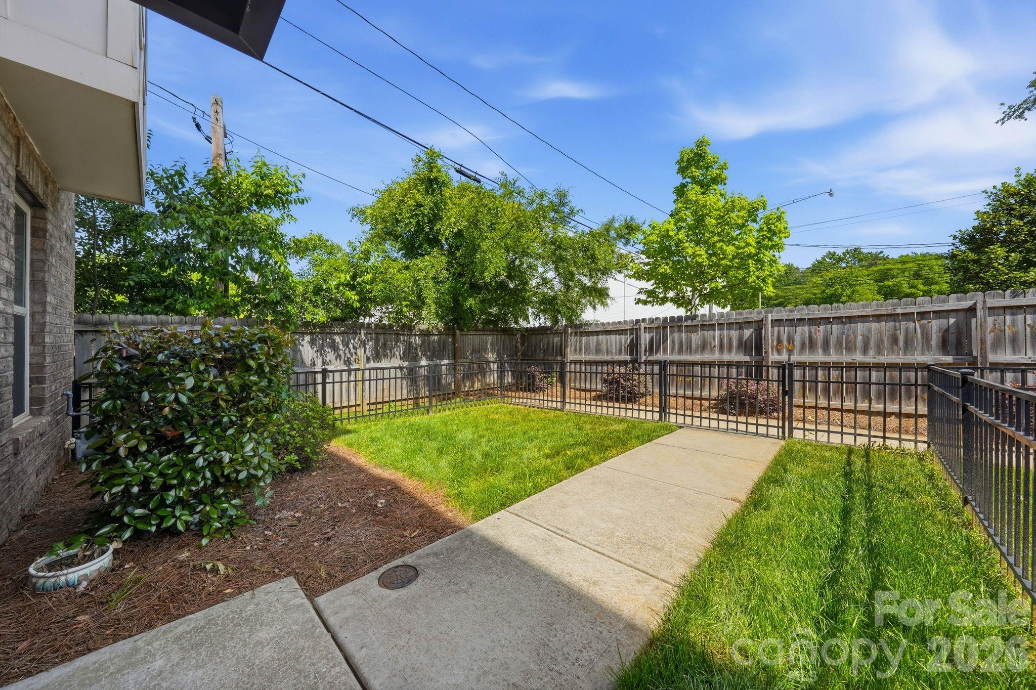 1221 Queen Lyon Court, Charlotte, NC - photo 3 of 46