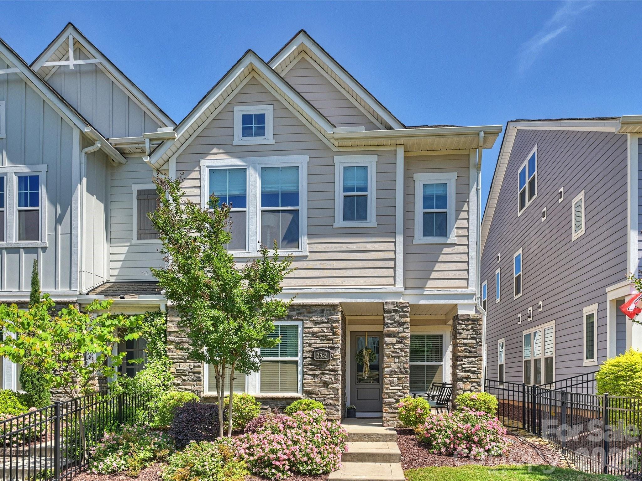 2522 Lydia Avenue, Charlotte, NC - photo 2 of 24