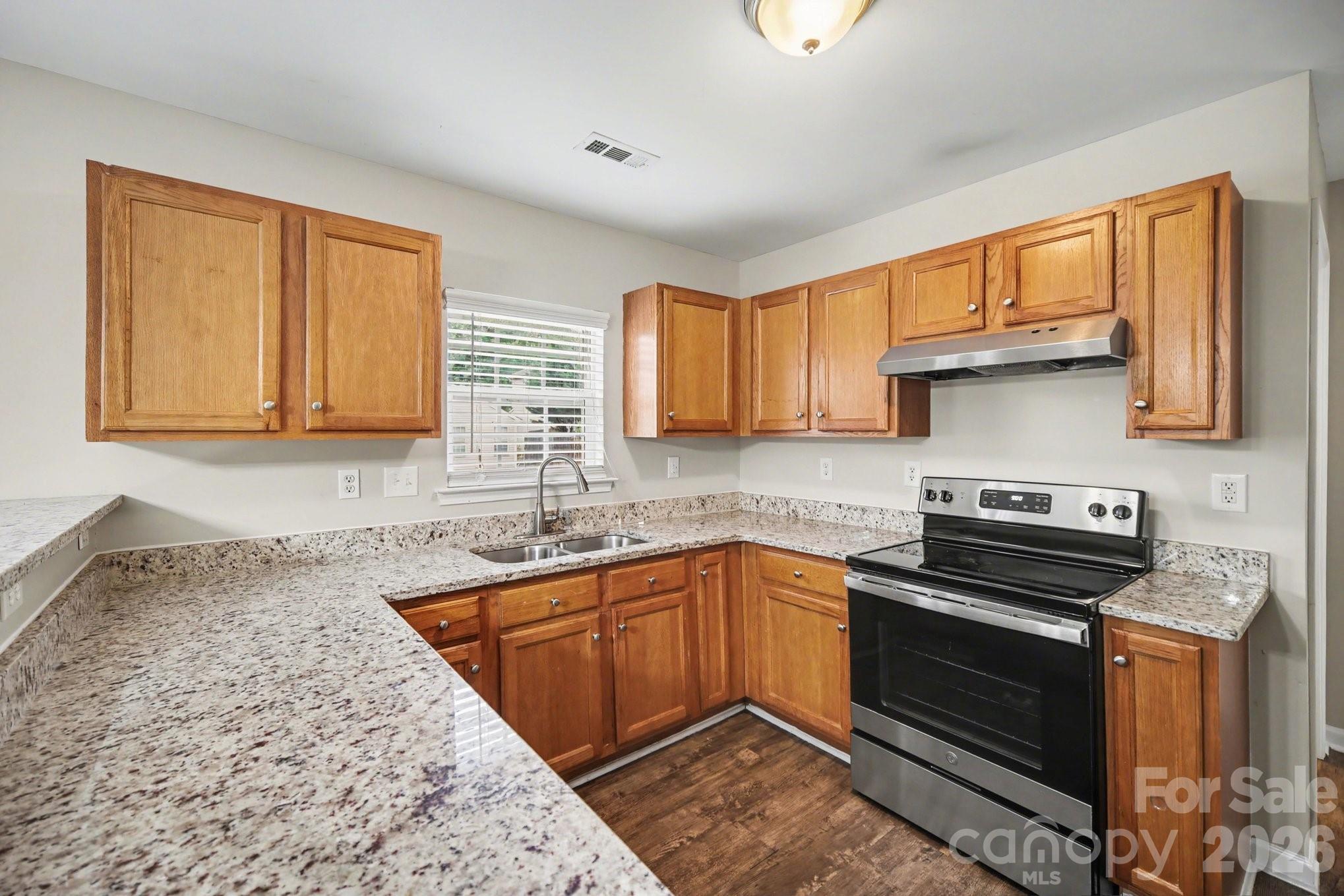 Photo 7 of 7916 Mcgarry Trail, Charlotte, NC