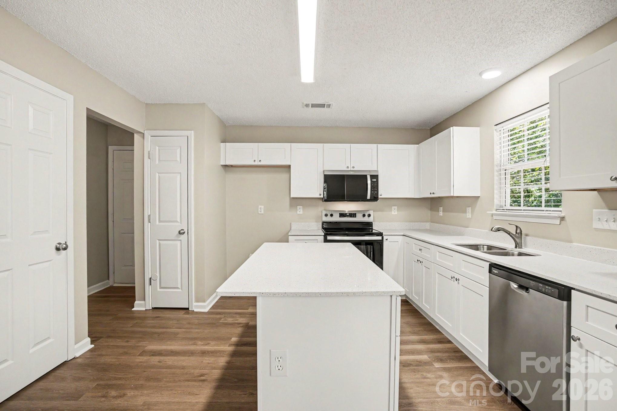 Photo 6 of 12505 Britton Wood Place, Charlotte, NC
