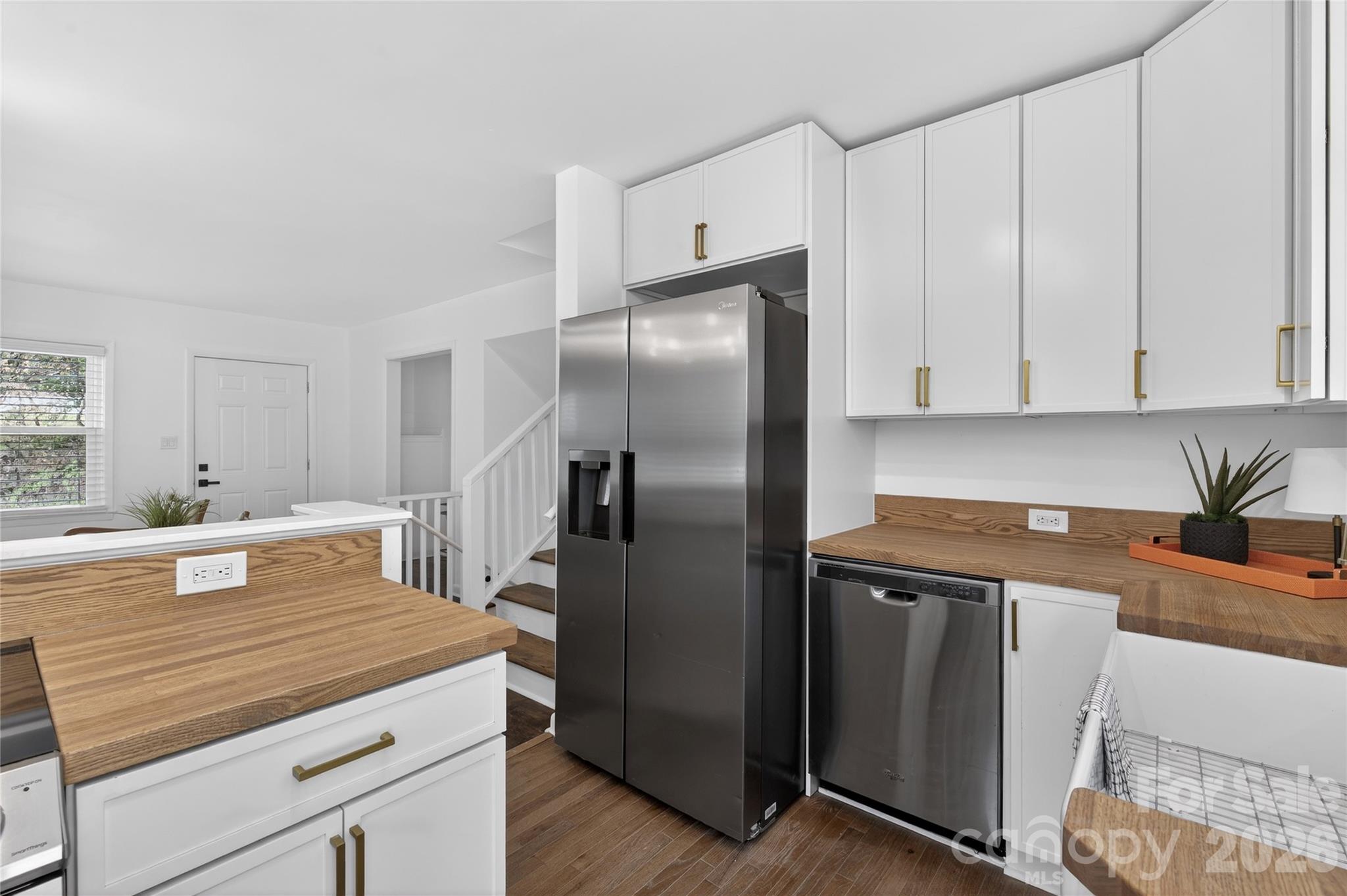 Photo 16 of 5412 Milhaven Lane, Charlotte, NC