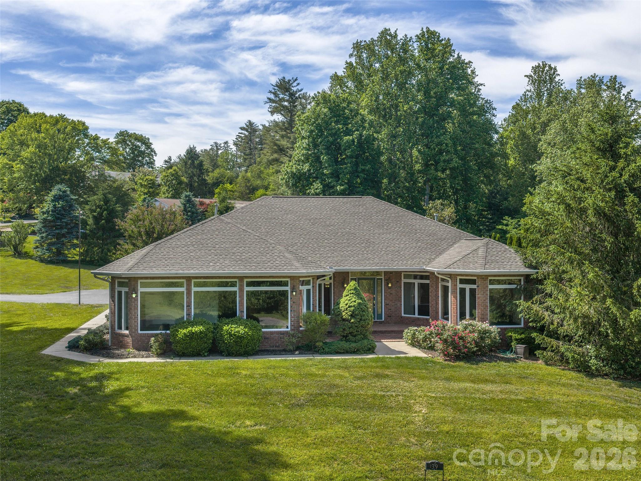 39 Beaumont Drive, Hendersonville, NC - photo 2 of 36